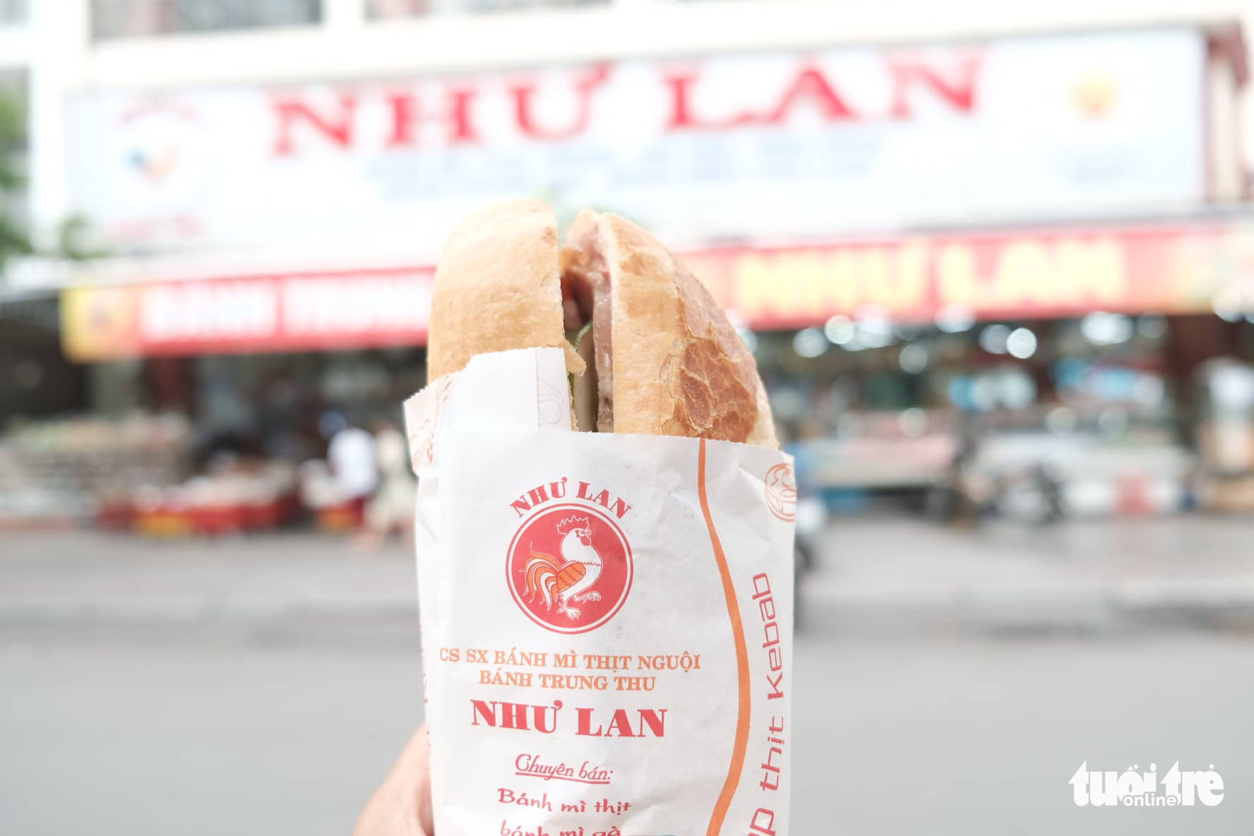 7 loại bánh mì trứ danh chỉ nhắc đã thèm ở TP.HCM