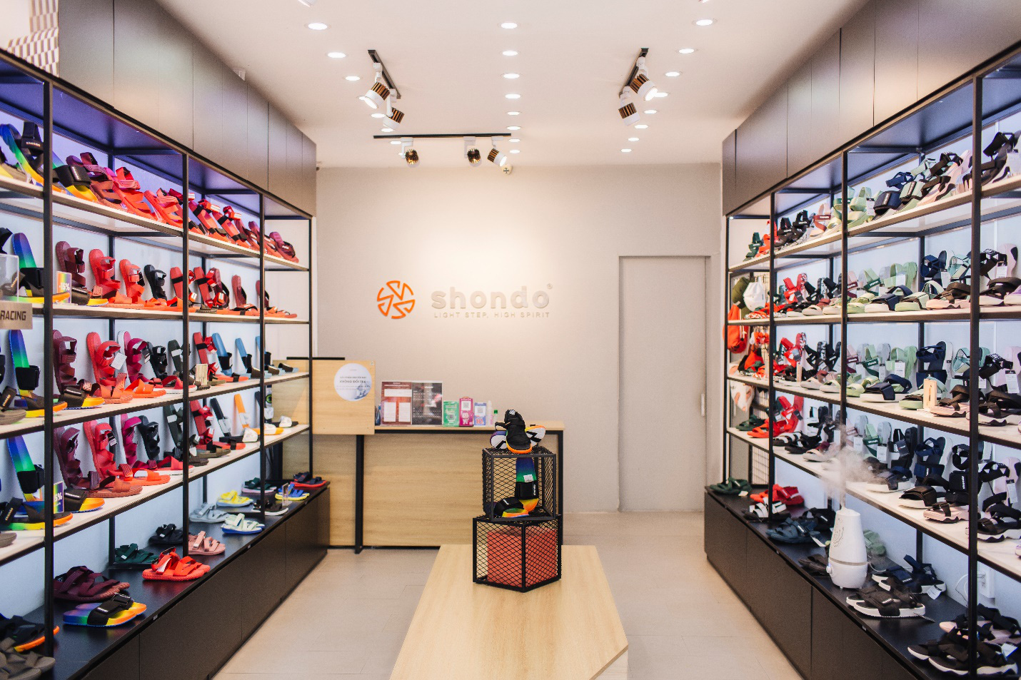 SHONDO - Thương hiệu giày sandals được nhiều bạn trẻ yêu thích hiện nay ...