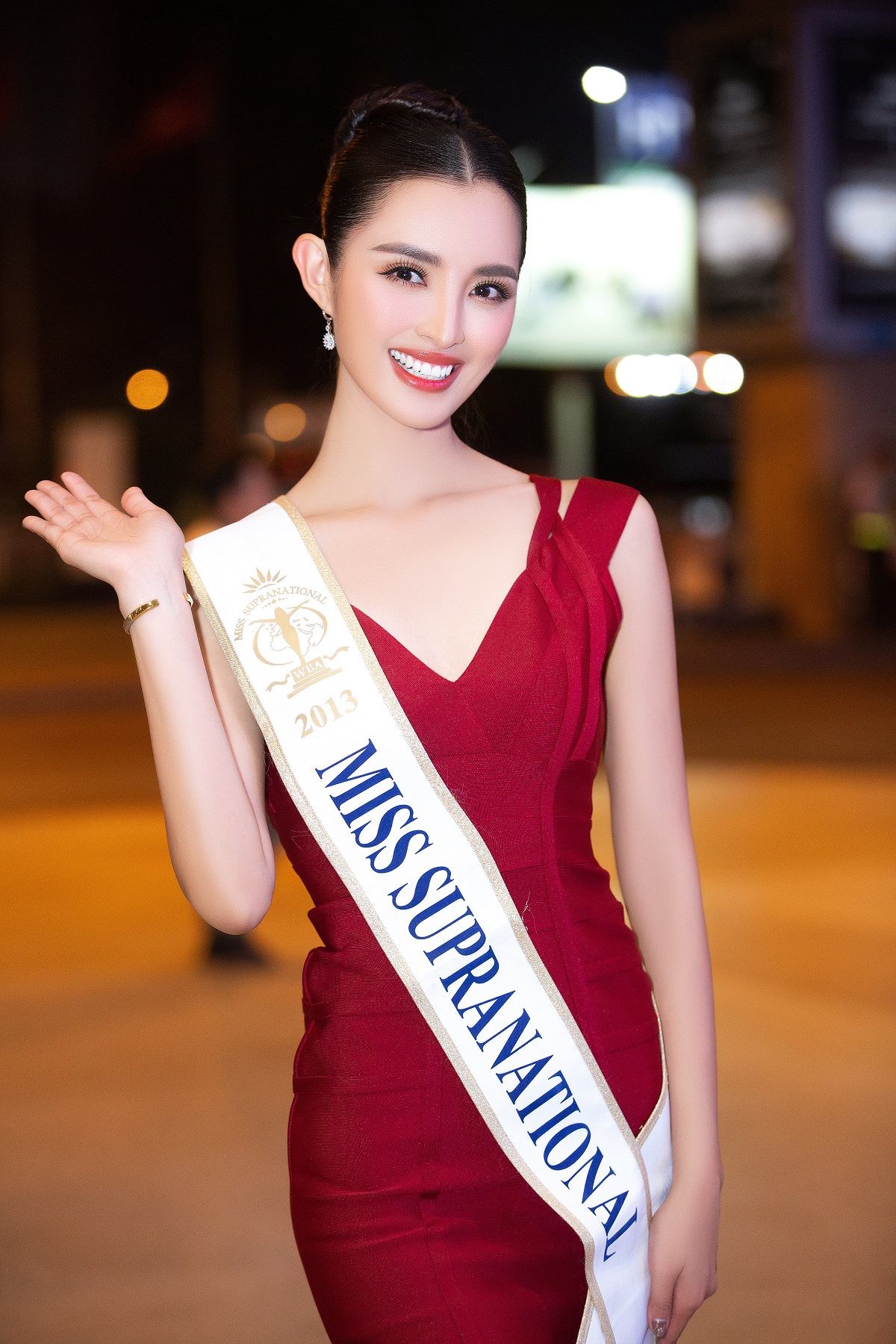 Hoa hậu Mutya Johanna Datul khoe vẻ đẹp rạng rỡ tựa nữ thần - Tuổi Trẻ ...