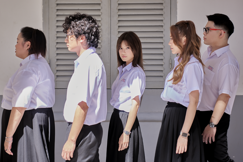 Isaac xuất hiện theo cách đặc biệt, gây ‘sóng gió’ trong MV mới của ...