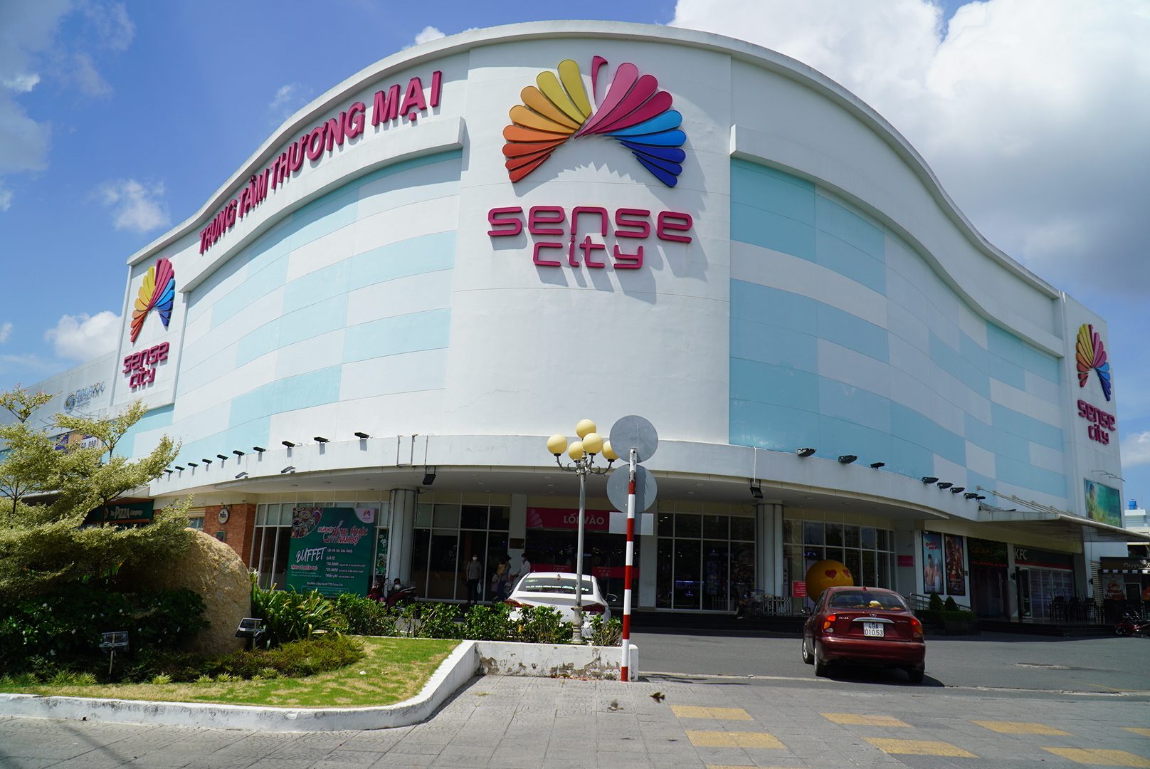 Đến chuỗi TTTM Sense City, mua đồ vừa ý - Tuổi Trẻ Online