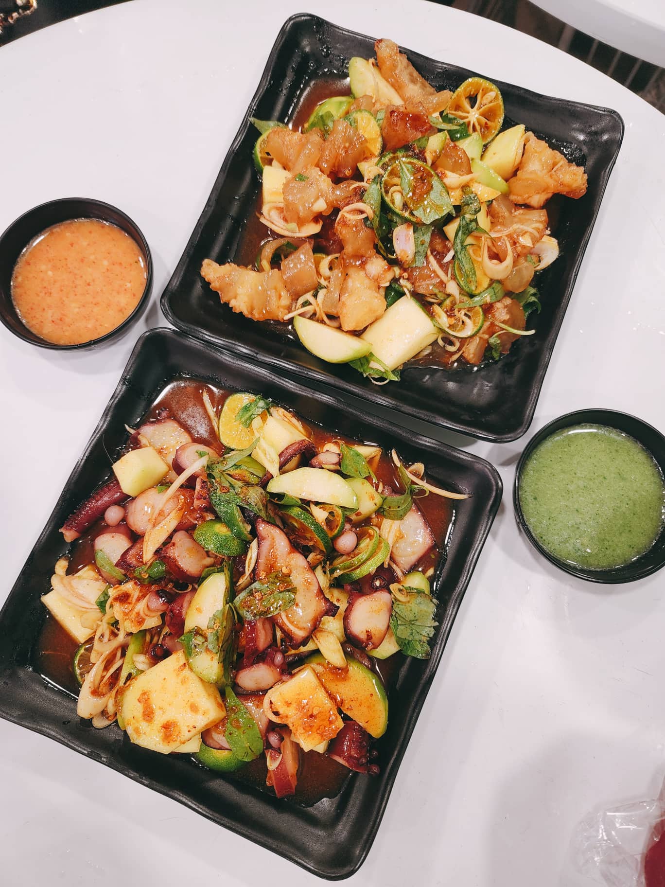 Chân dung anh chủ 9X mlem mlem của tiệm trà sữa, món ăn vặt khiến giới ...