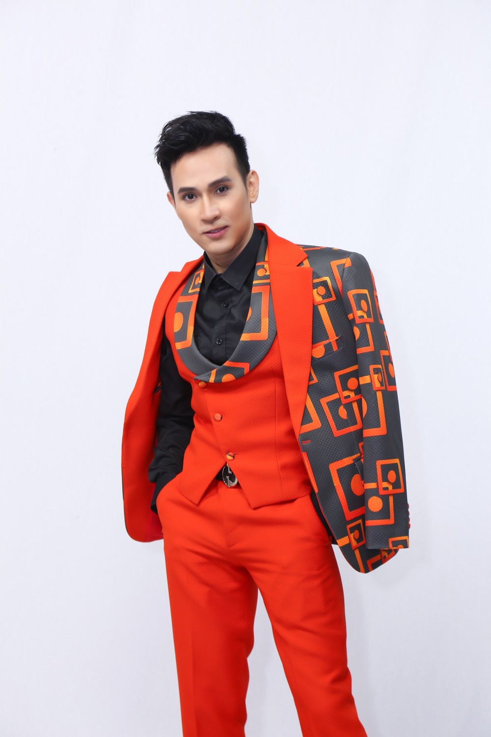 Nguyên Vũ: Vẫn đang yêu đời và... chưa hết thời - Tuổi Trẻ Online