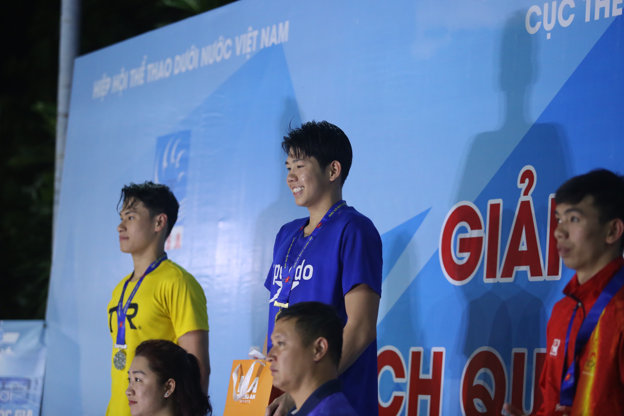 Quang Thuấn bất ngờ đánh bại Huy Hoàng ở giải vô địch quốc gia - Tuổi ...