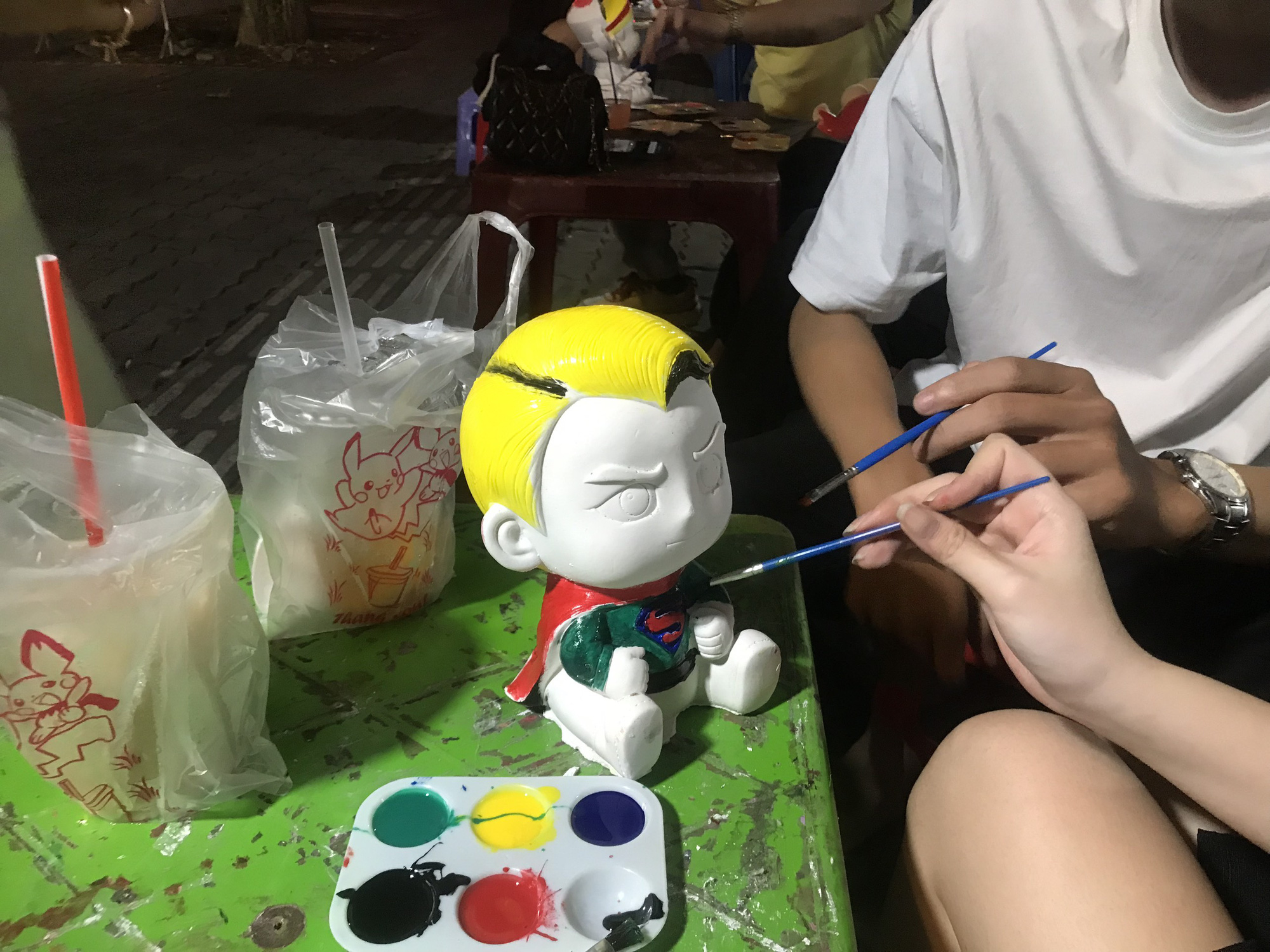 Khi giới trẻ hẹn crush tại quán... cà phê tô tượng