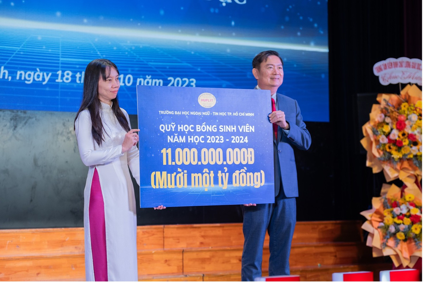 HUFLIT đạt chuẩn kiểm định chất lượng cơ sở giáo dục chu kỳ 2 - Tuổi ...