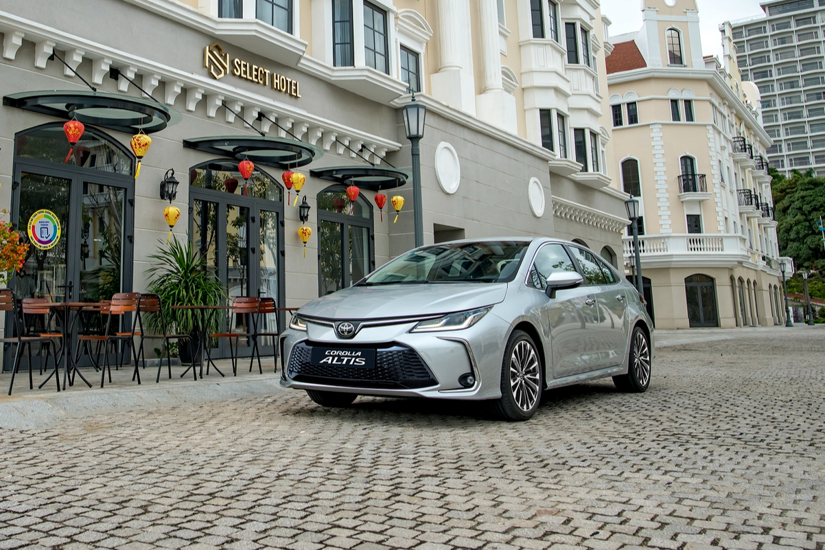 Toyota Corolla Altis 2023 ra mắt: Giá cao nhất phân khúc - Tuổi Trẻ Online