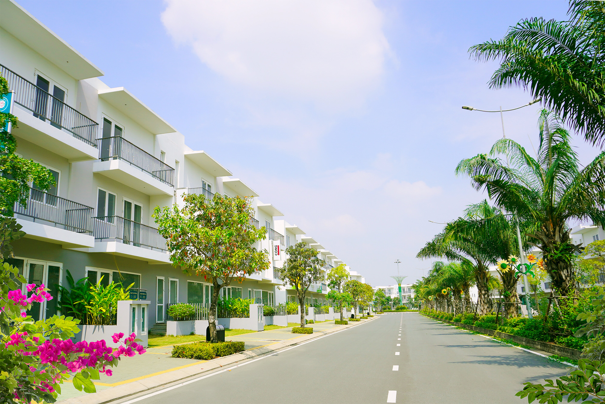 Phú Long đồng loạt trao sổ hồng các dự án cho khách hàng - Tuổi Trẻ Online