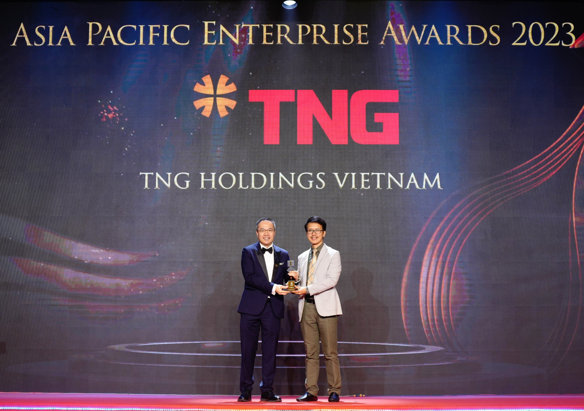 TNG Holdings Vietnam 3 lần liên tiếp nhận giải Doanh nghiệp xuất sắc ...