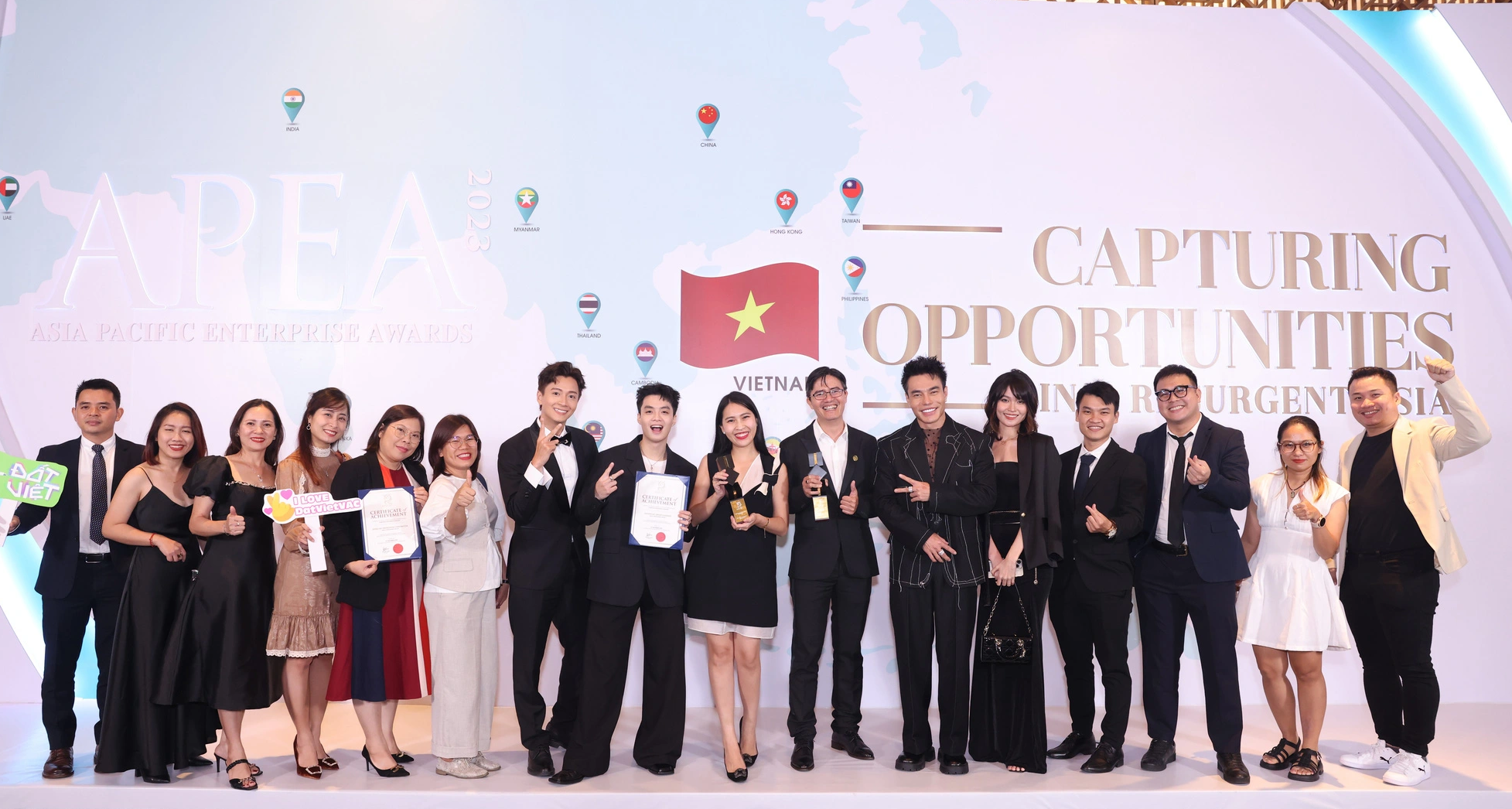 Dấu ấn DatVietVAC tại Asia Pacific Enterprise Awards 2023 (APEA) - Tuổi ...