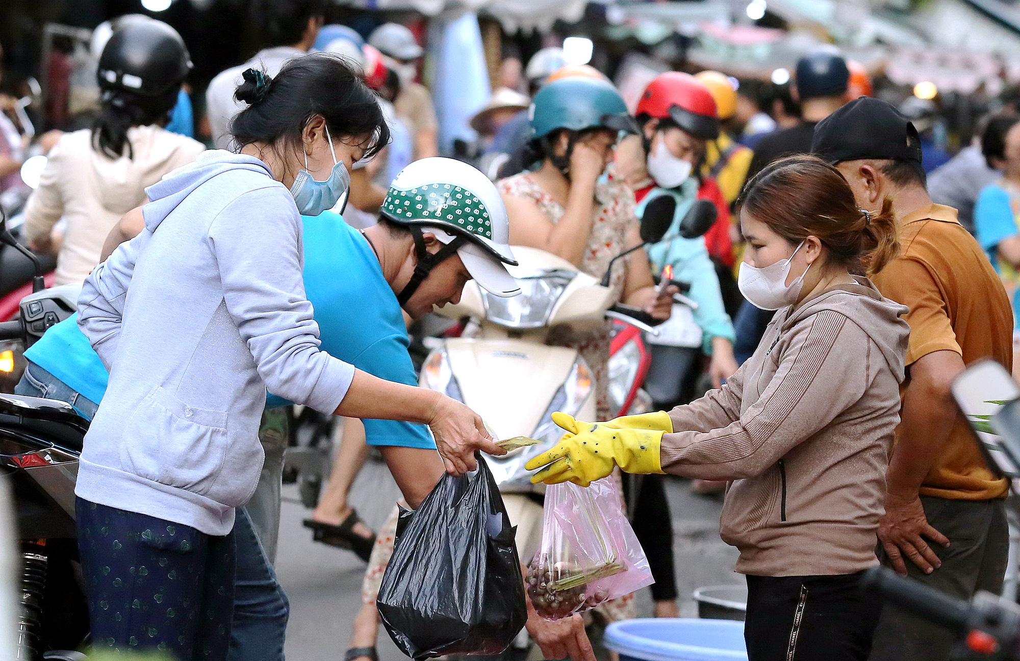 Vẫn vất vả để hạn chế túi ni lông - Tuổi Trẻ Online