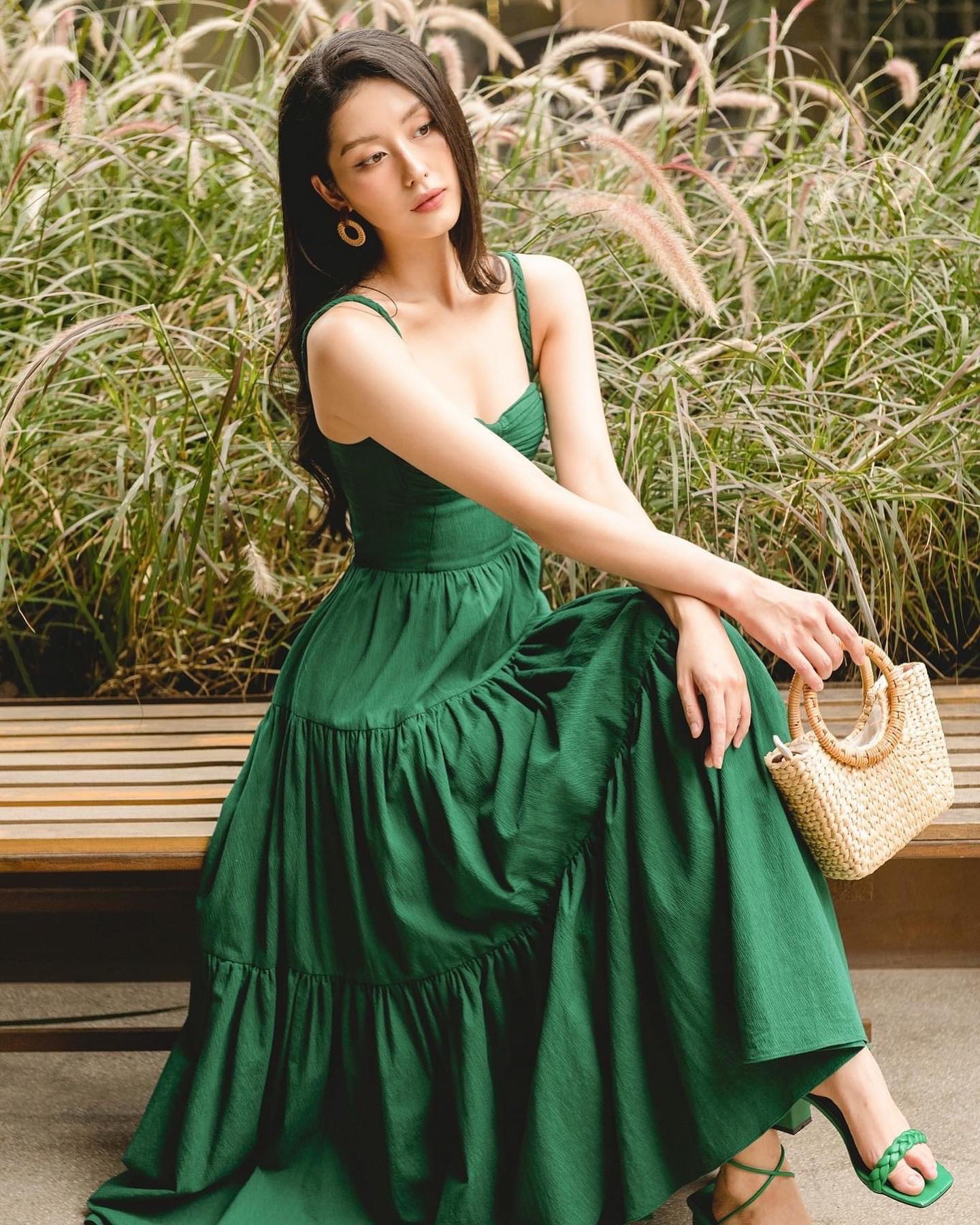 Nữ Hoàng Lookbook” Ngọc Ánh Visual Xinh Bất Chấp Cam Thường