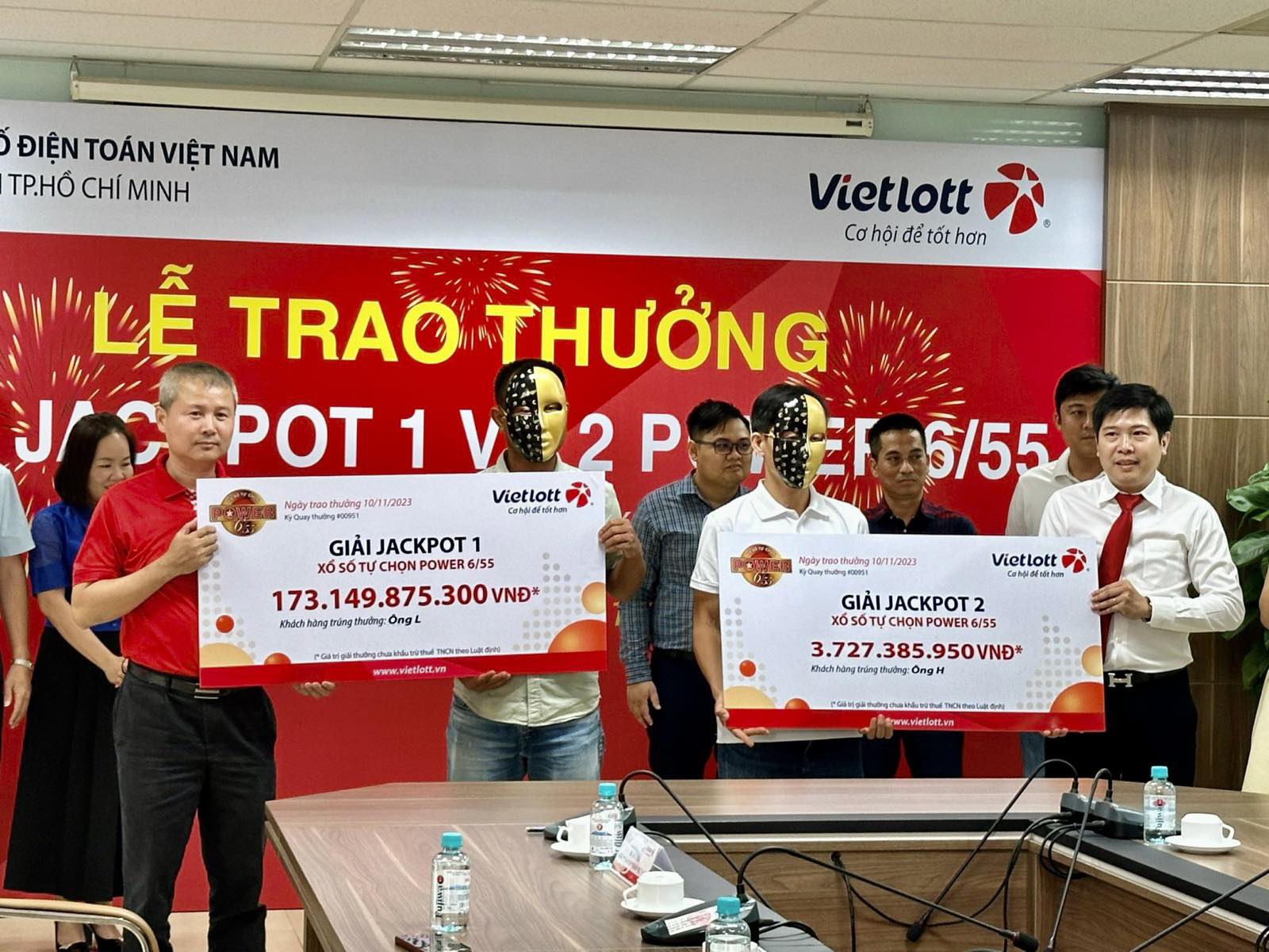 Vietlott trao giải độc đắc hơn 173 tỉ đồng cho một người làm tự do ở TP.HCM - Tuổi Trẻ Online