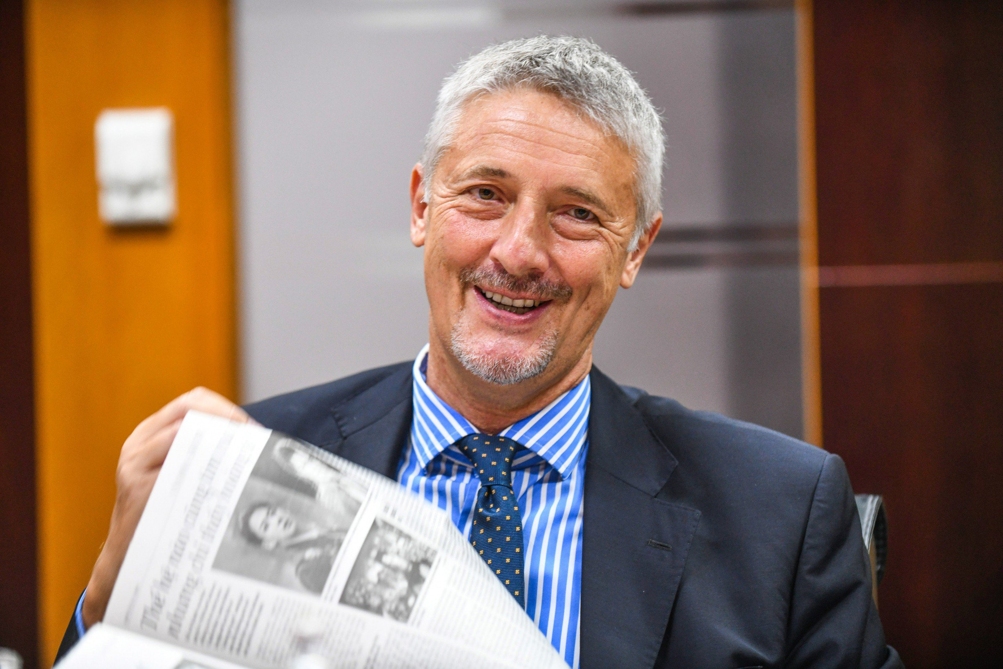 Tổng lãnh sự Ý Enrico Padula thăm báo Tuổi Trẻ - Tuổi Trẻ Online