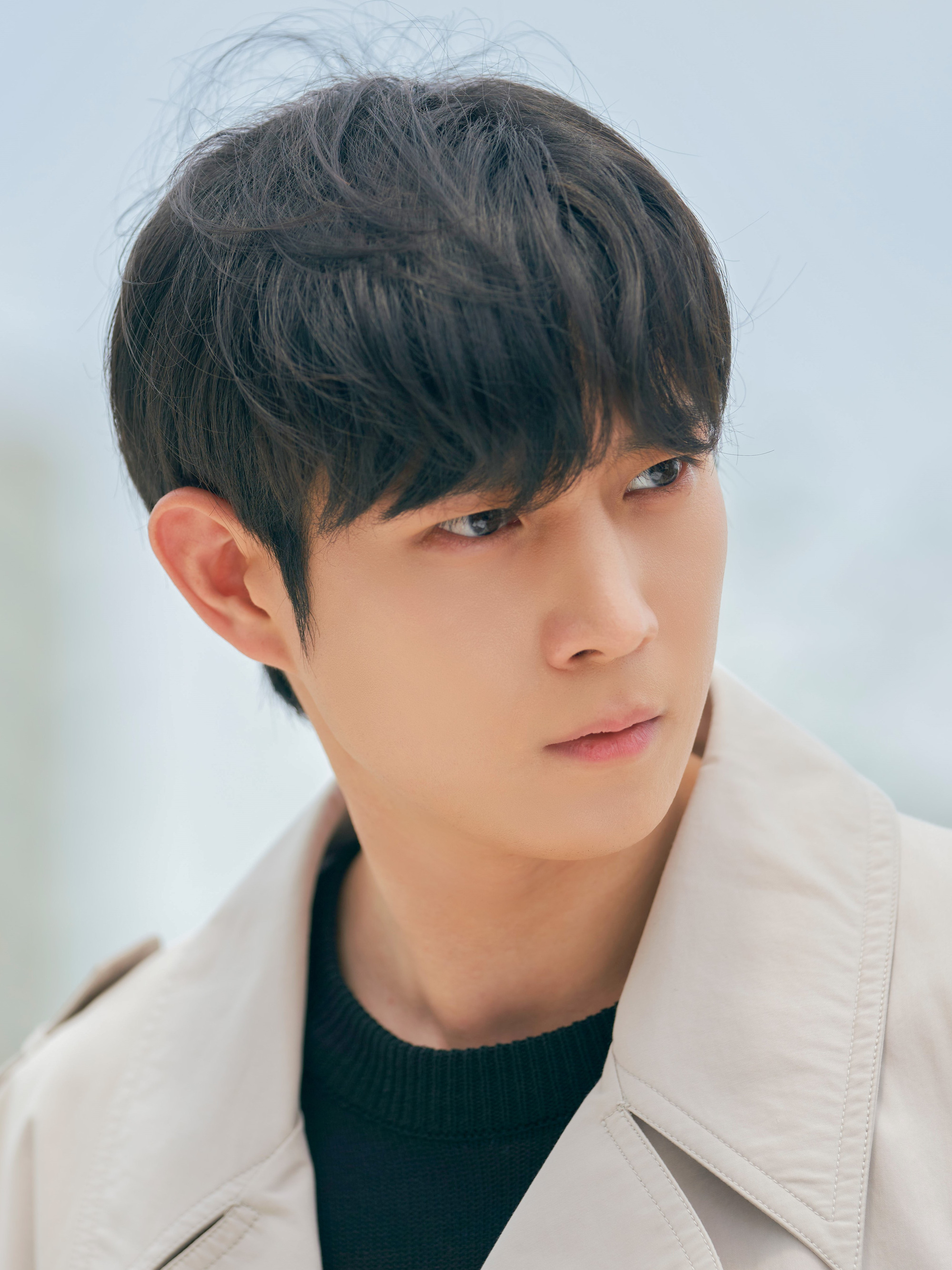 Kim Young Dae lột xác diễn xuất, đảm nhận hai vai cùng lúc