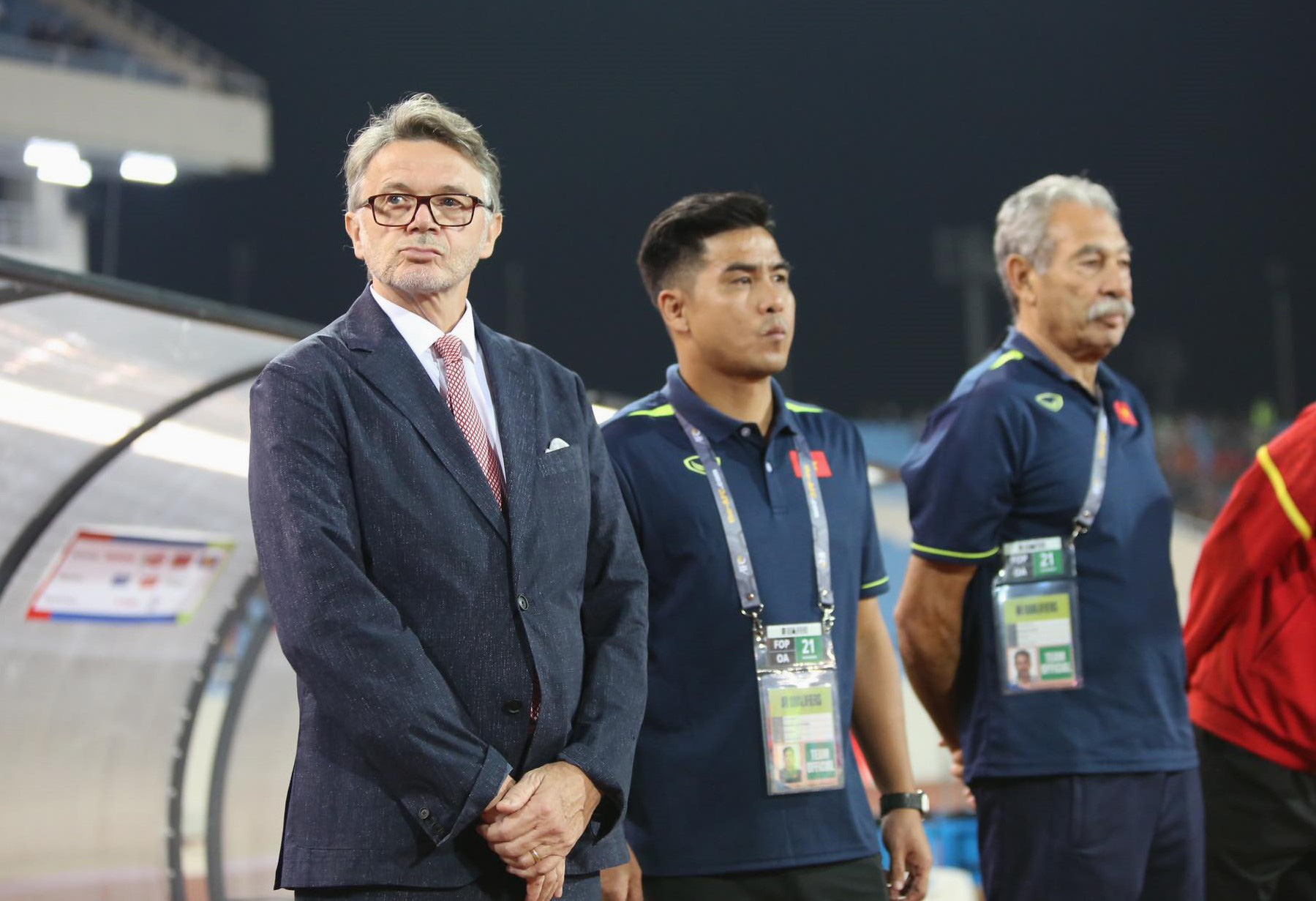 Cách dùng người của HLV Philippe Troussier tạo nên tranh cãi - Tuổi Trẻ ...
