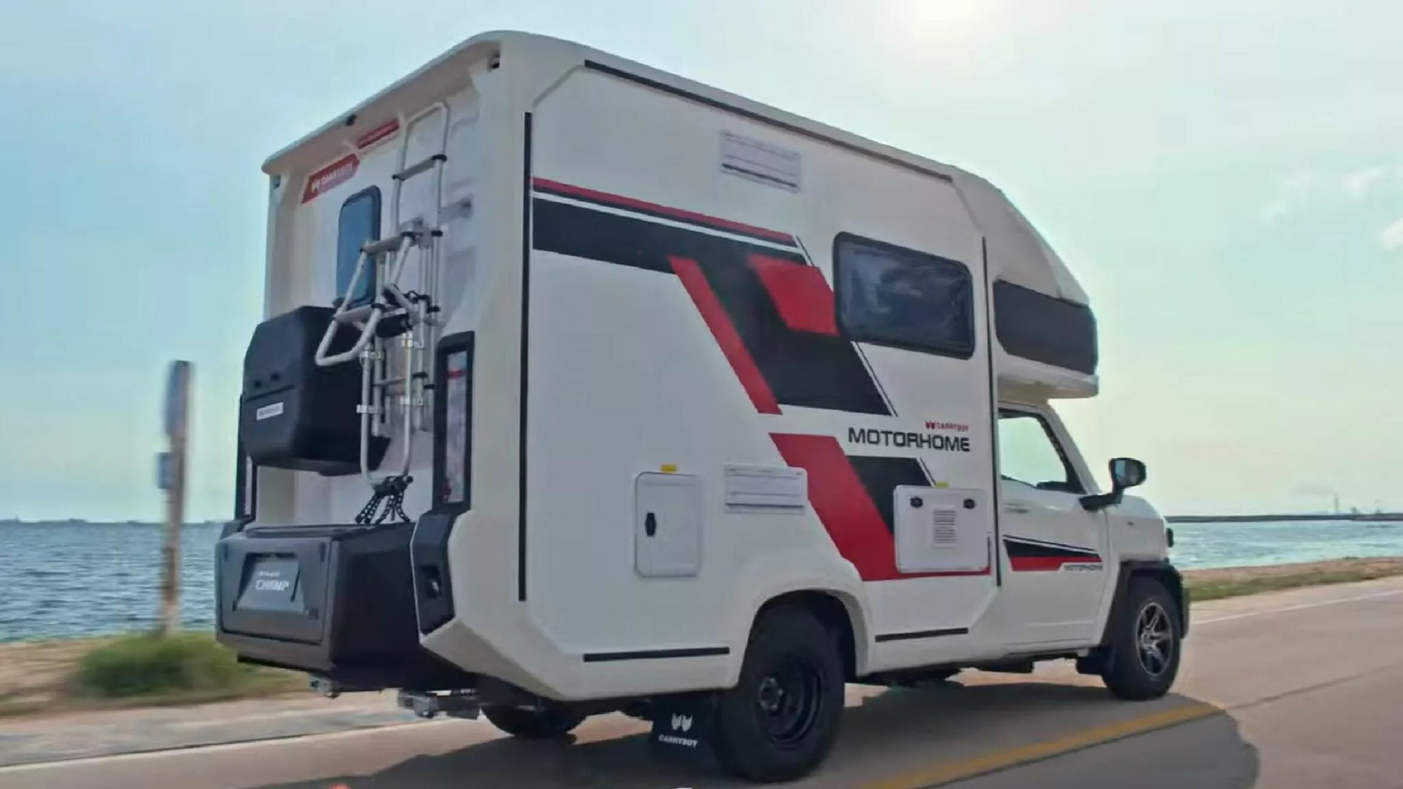 Toyota Hilux Champ khoe khả năng tùy biến cực đa dạng - Tuổi Trẻ Online