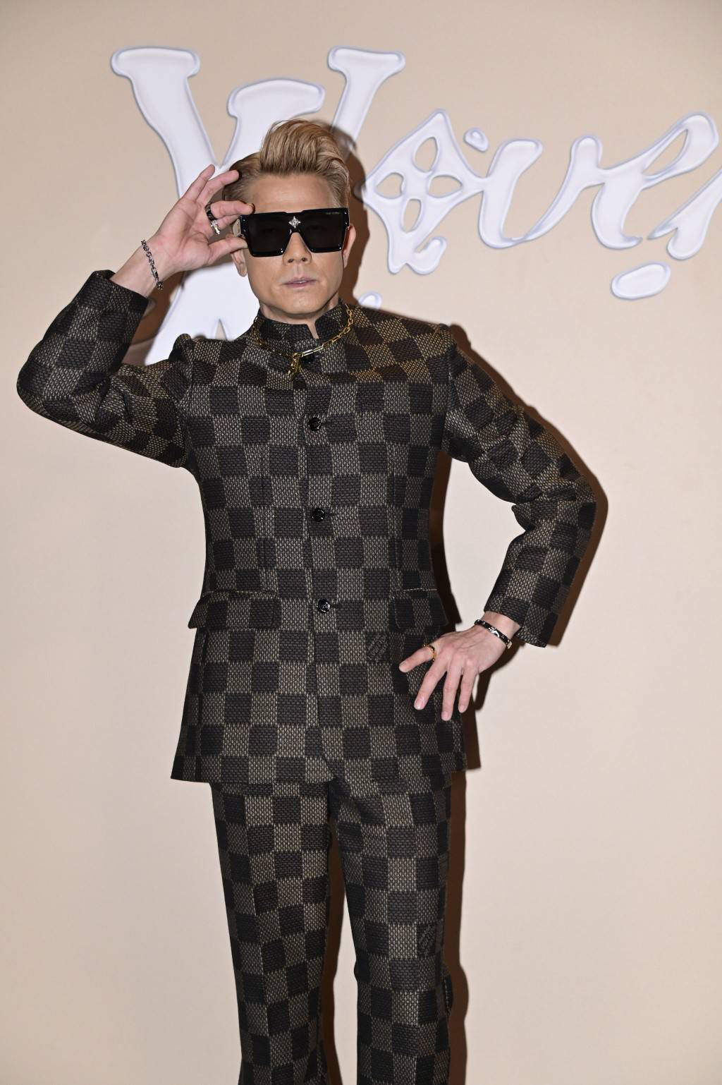 Châu Nhuận Phát lên đồ ‘bảnh tỏn' chặt chém đẹp đàn em - Tuổi Trẻ Online