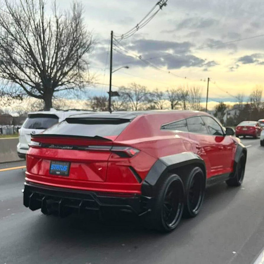 Lamborghini Urus 6 bánh độc bản toàn cầu, giá có thể gấp đôi bản đang ...