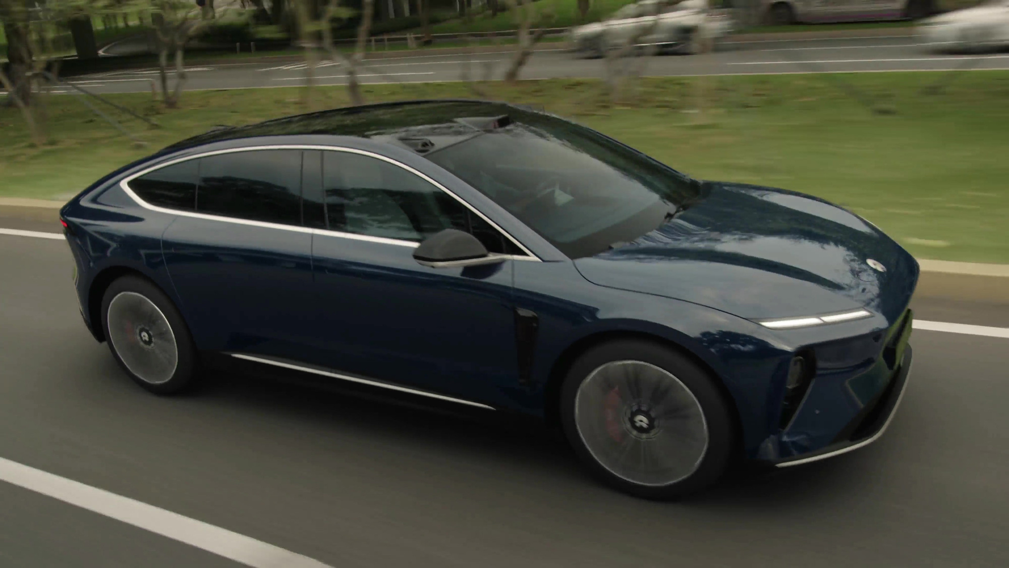 tin tức - Xe điện Nio ET9 chở tháp ly không đổ, nhờ khả năng giảm xóc quá chất | VOZ