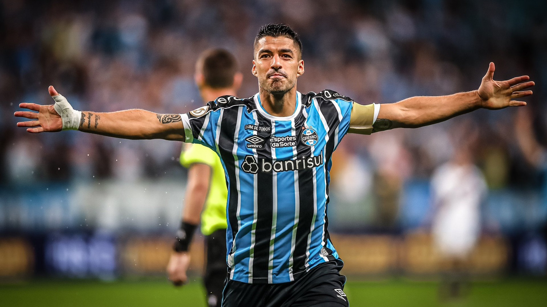 tin tức - Suarez chạy nước rút từ giữa sân ghi 'siêu phẩm' ở trận cuối ...