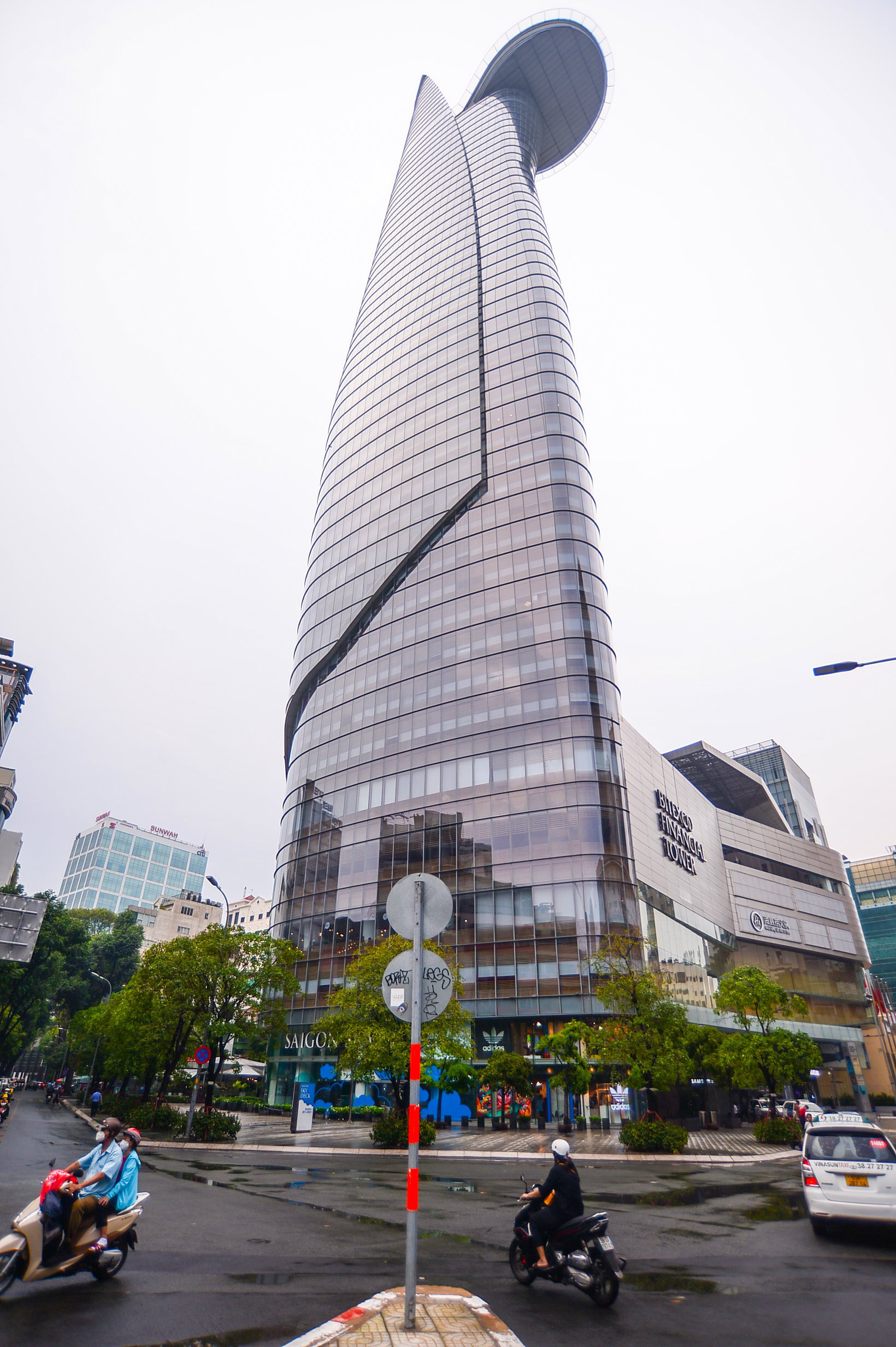Tòa nhà Bitexco đang hoạt động ra sao? - Tuổi Trẻ Online