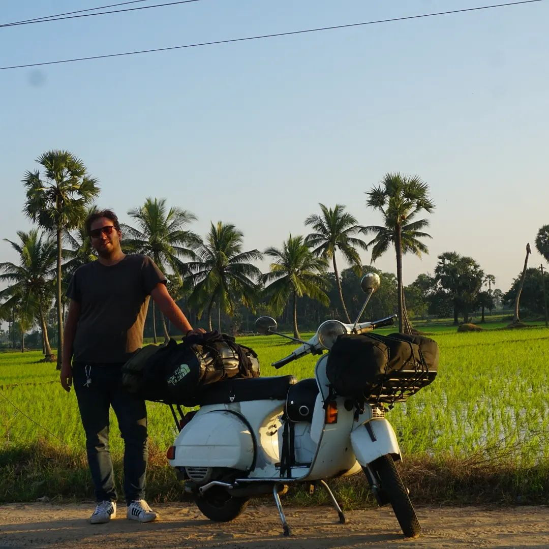 Một mình phượt từ Ý sang Đông Nam Á bằng xe máy Vespa cổ: Chuyến đi ...