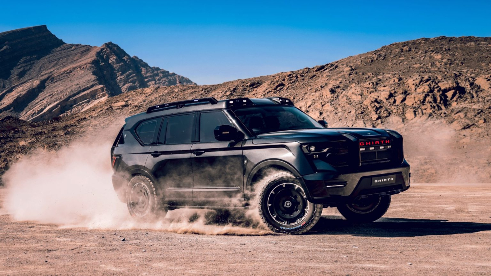 Siêu xe truy quét tội phạm của cảnh sát Dubai: Camera kính viễn vọng ...