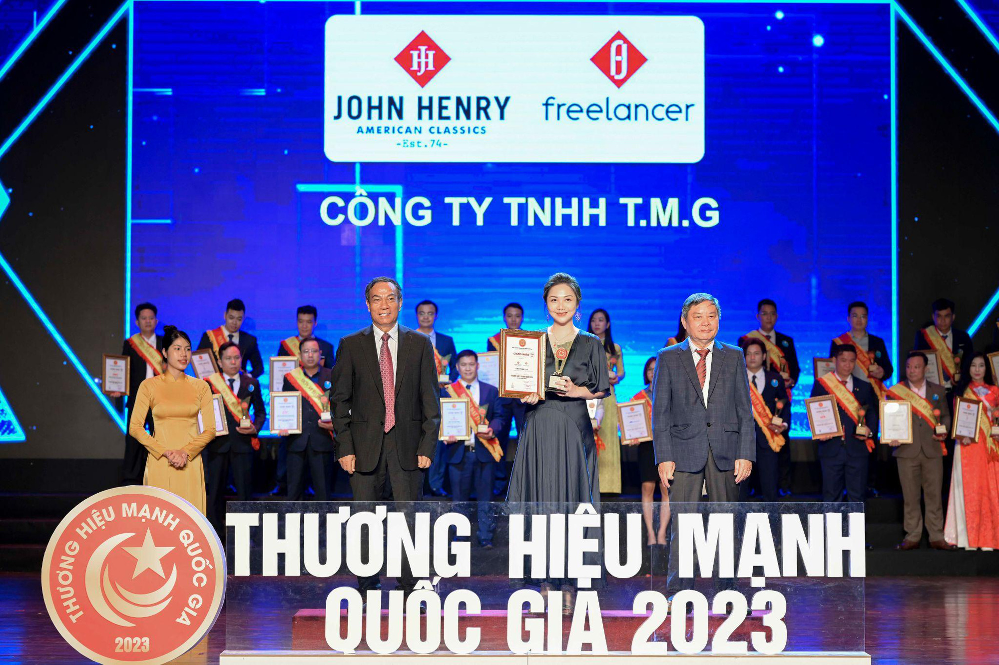 JOHN HENRY & Freelancer - Hành trình dệt ‘phong cách’ - Tuổi Trẻ Online