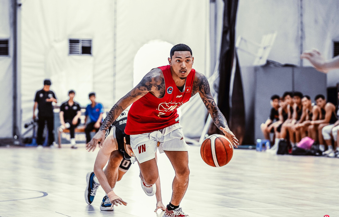 Cầu thủ gốc Việt Richard Nguyễn viếng người thân trước SEA Games - Tuổi ...
