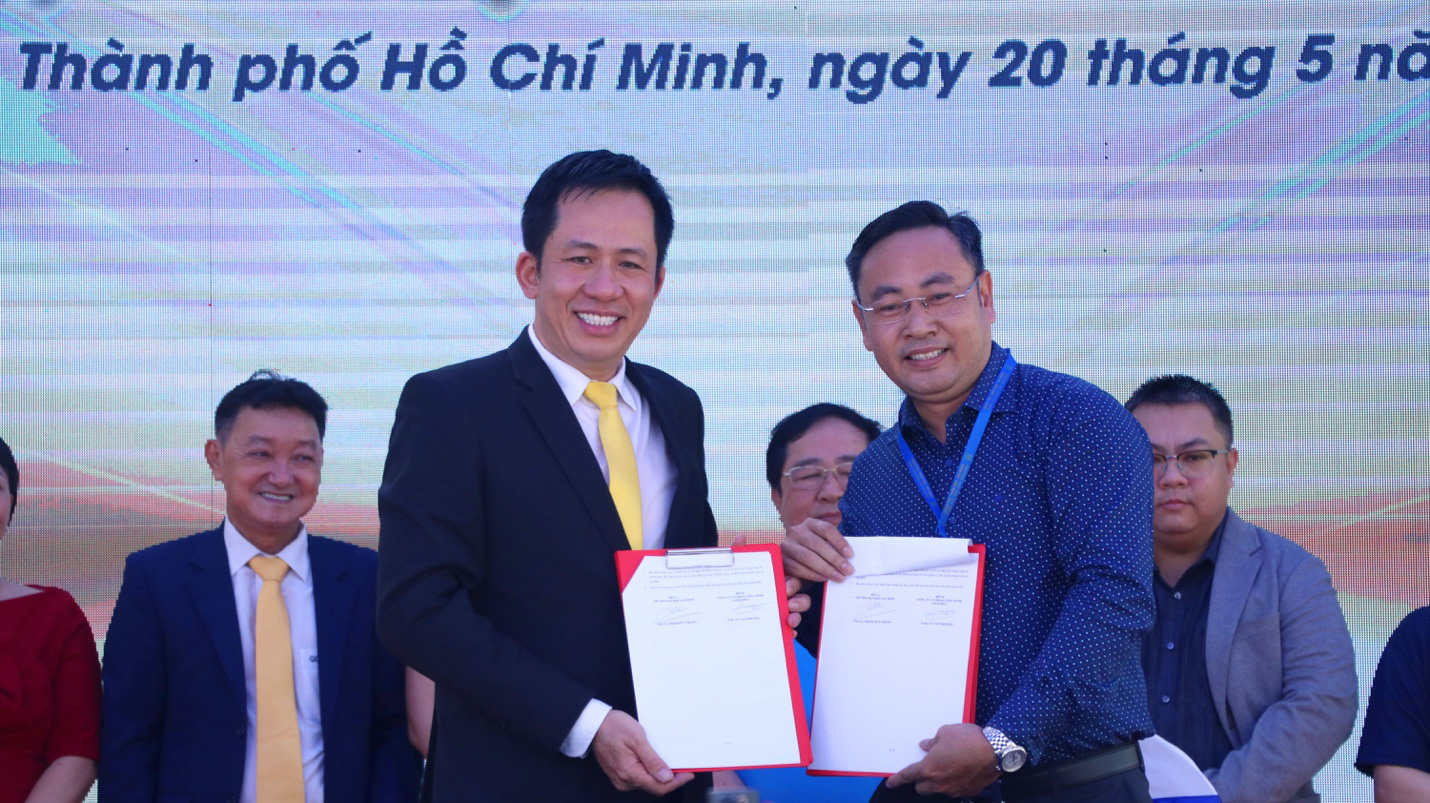 Sinh viên được phỏng vấn trực tiếp tại Ngày hội việc làm GDU 2023