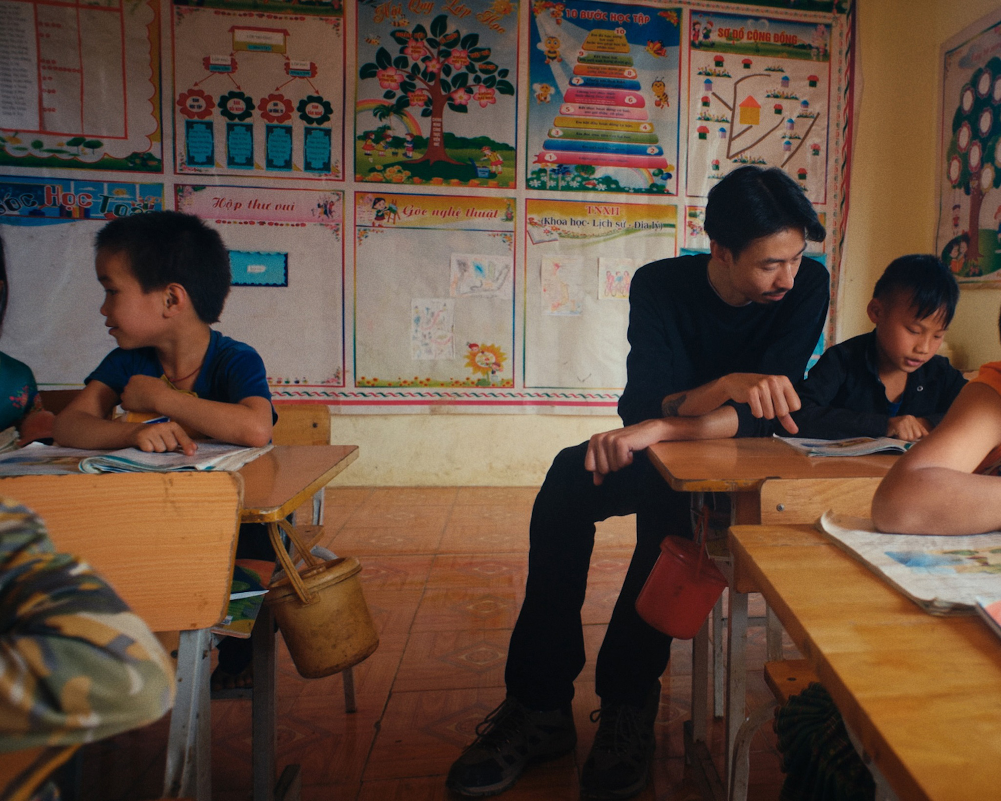 Đen Vâu dành 400 triệu 'nuôi em', xin khán giả đừng xem quá lớn lao | VOZ