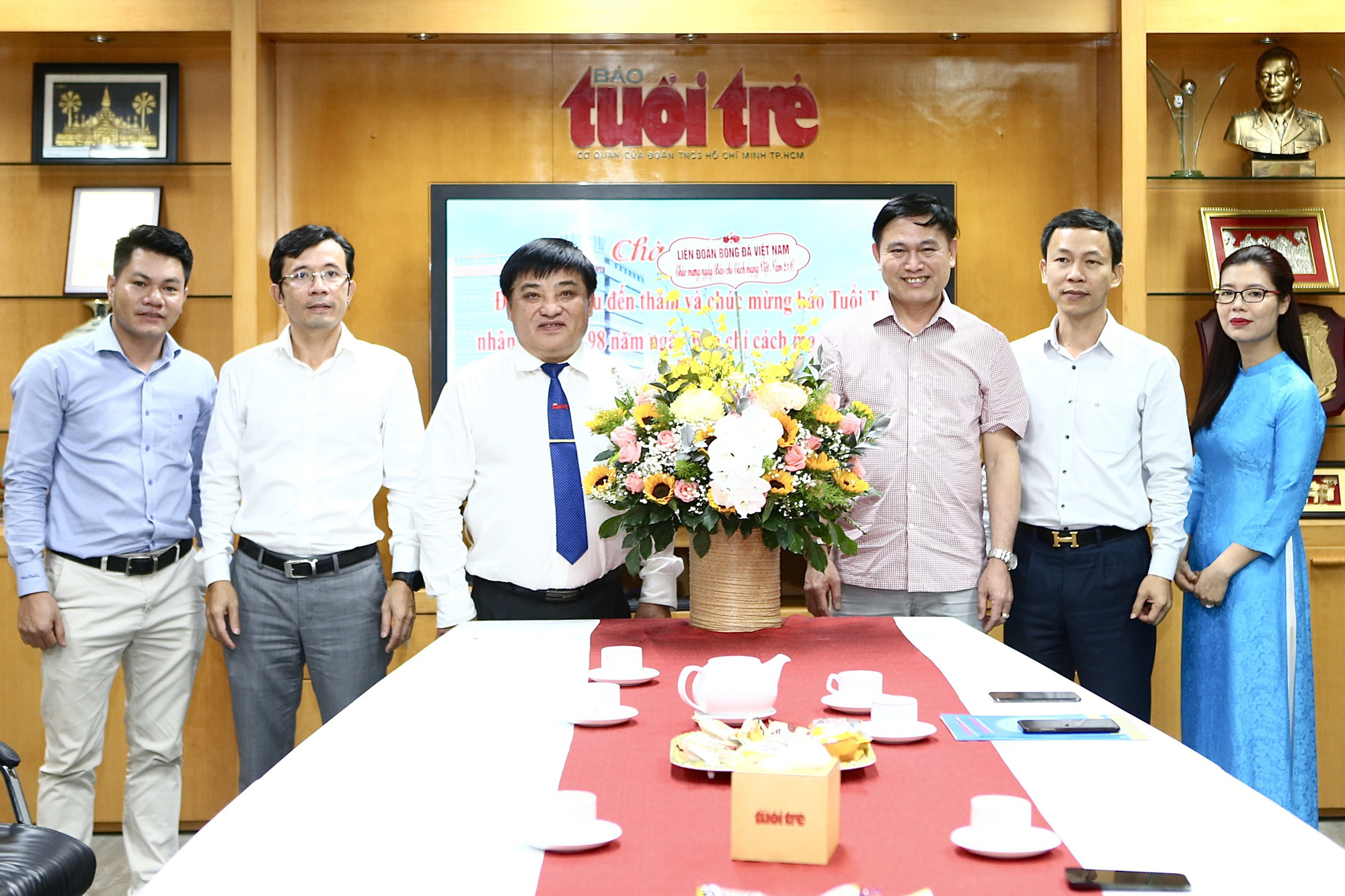 Ký kết tổ chức Giải vô địch bóng đá công nhân toàn quốc - Tuổi Trẻ Online