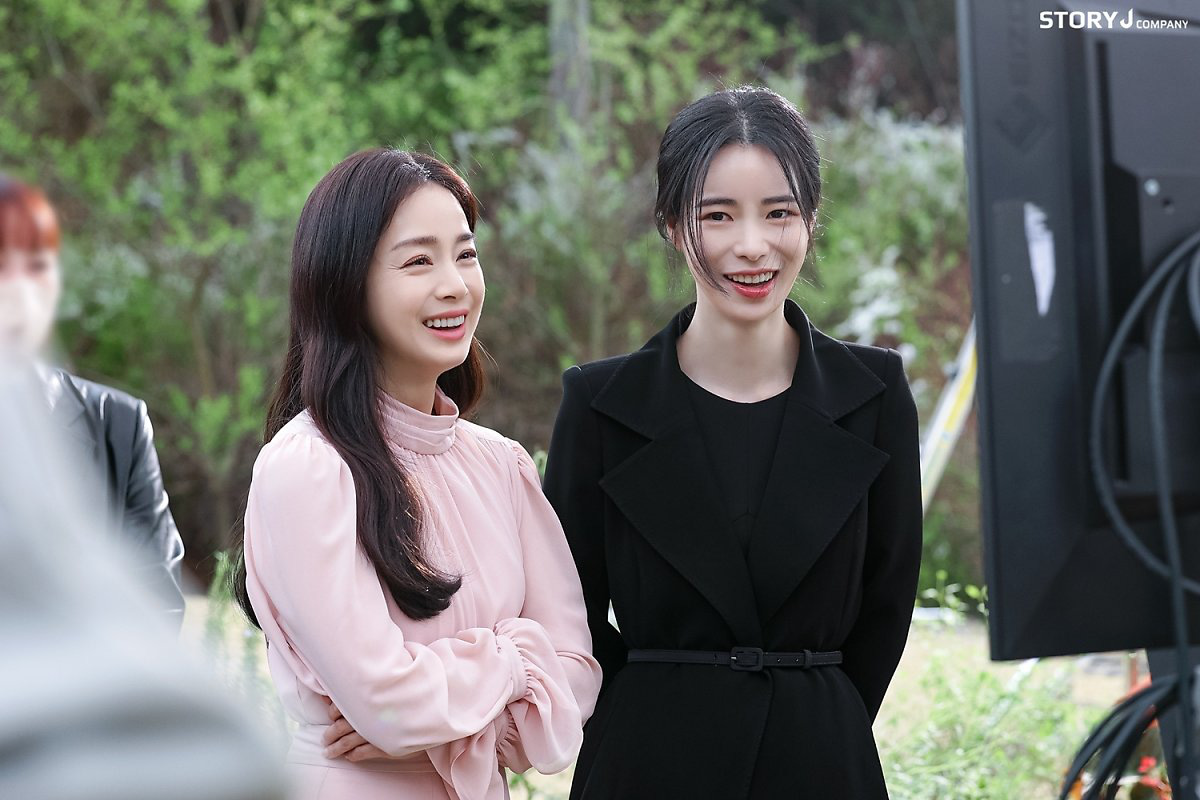 Kim Tae Hee lộ khuyết điểm gương mặt khi đọ sắc với Lim Ji Yeon - Tuổi ...