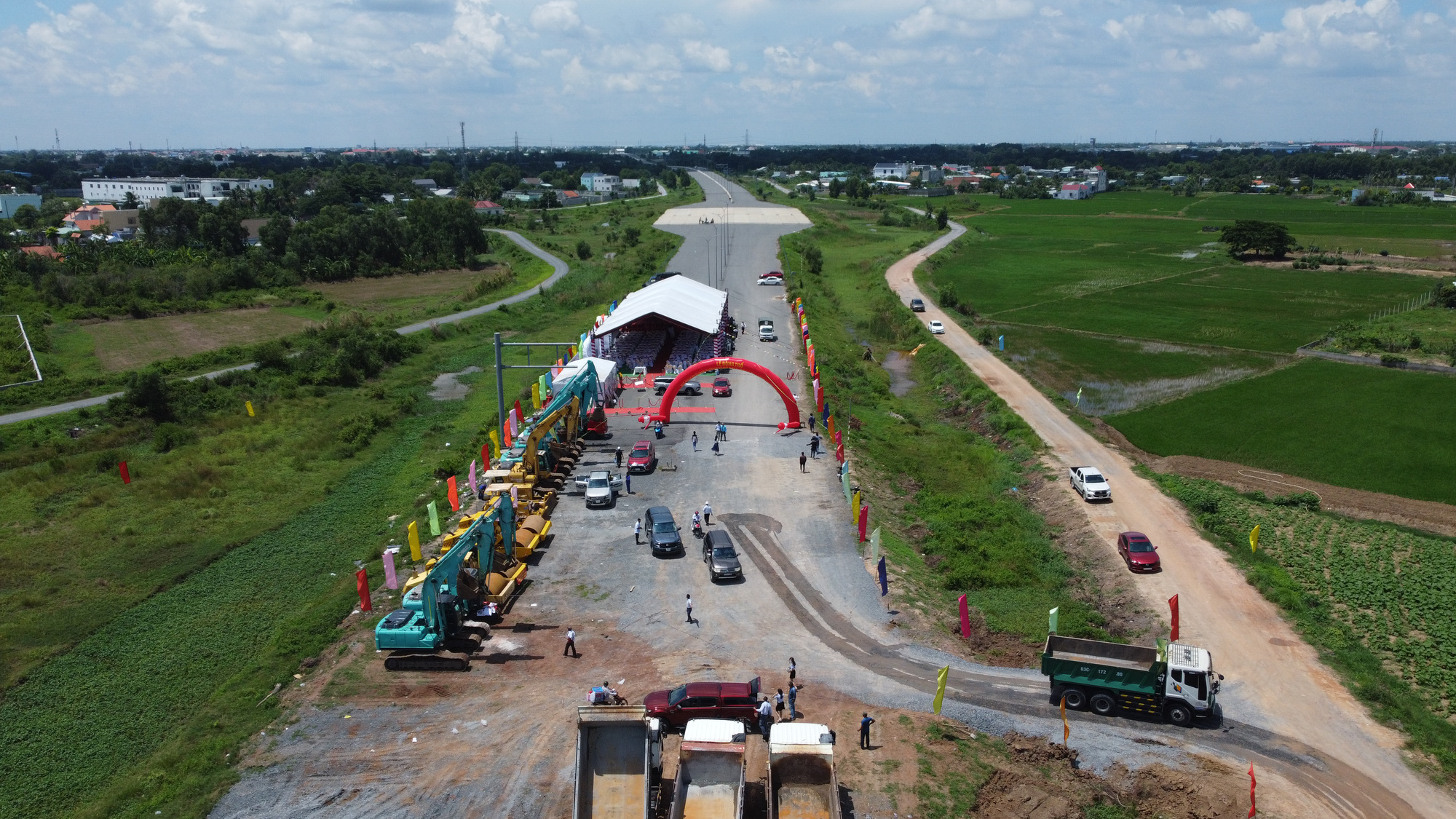 Động thổ đường vành đai 3 TP.HCM qua Long An - Tuổi Trẻ Online