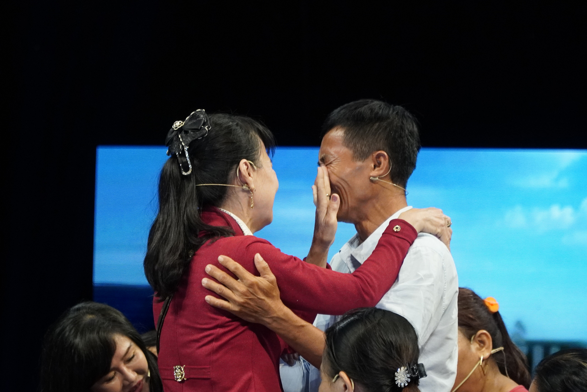 HÃY LÊN TIẾNG | Như chưa hề có cuộc chia ly: ‘Con có nhớ má không con?’