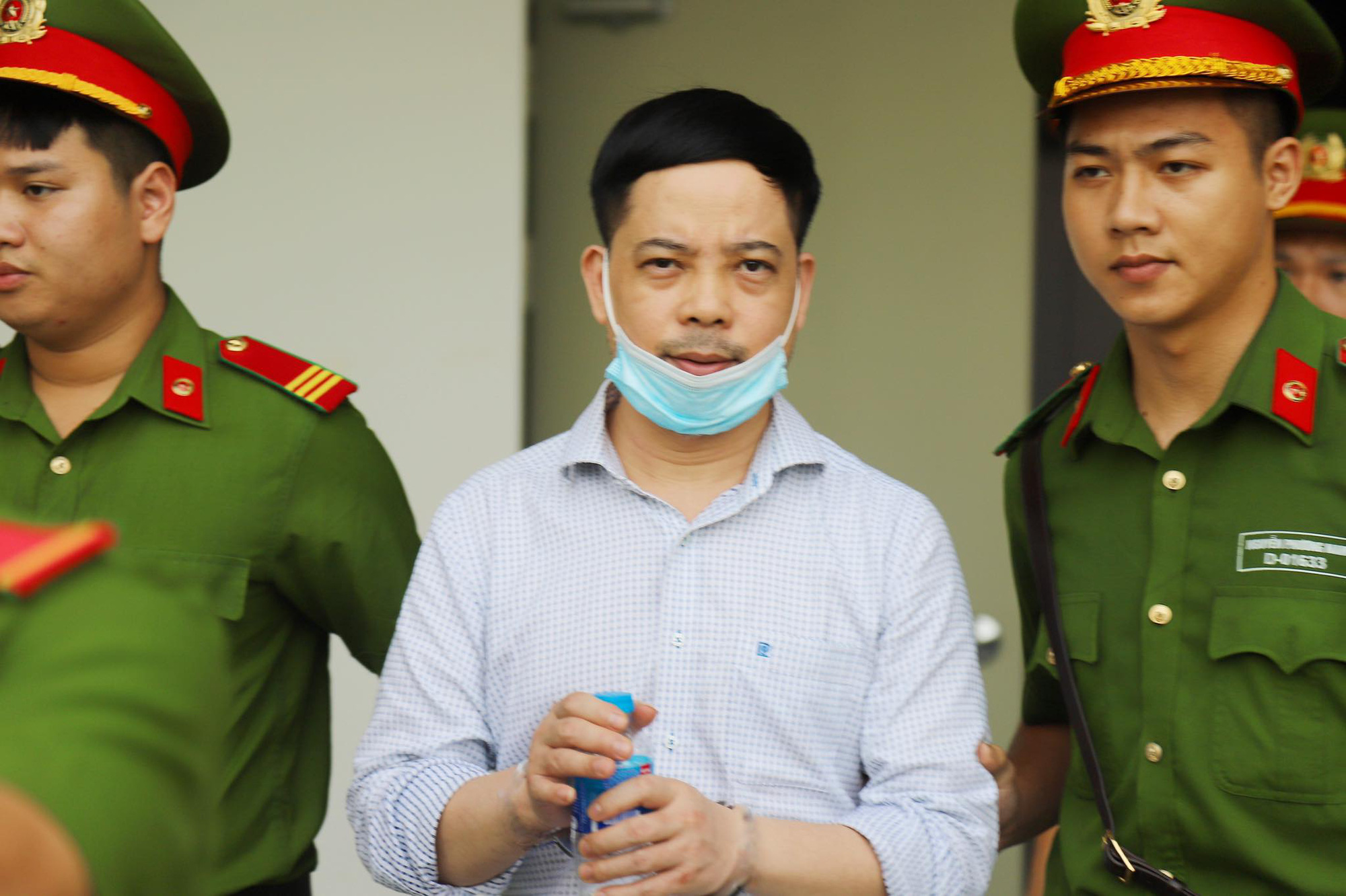 Ông Phạm Trung Kiên hằng ngày gọi giục 'thứ trưởng đã ký rồi, phải ...