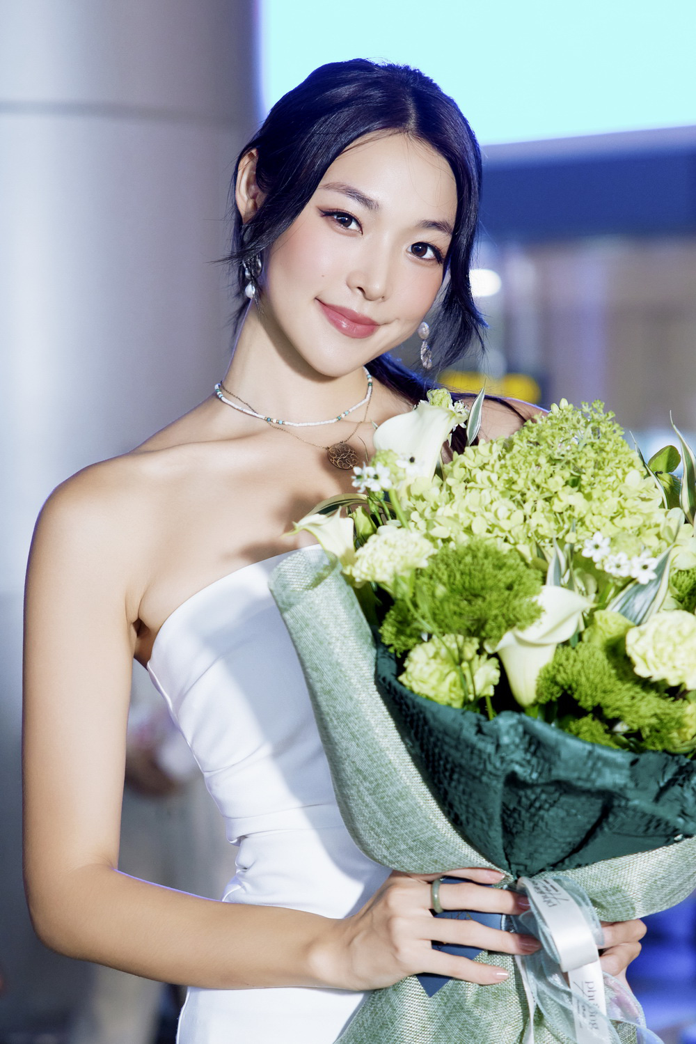 Miss Earth 2022 Mina Sue Choi rạng rỡ đến TP.HCM - Tuổi Trẻ Online