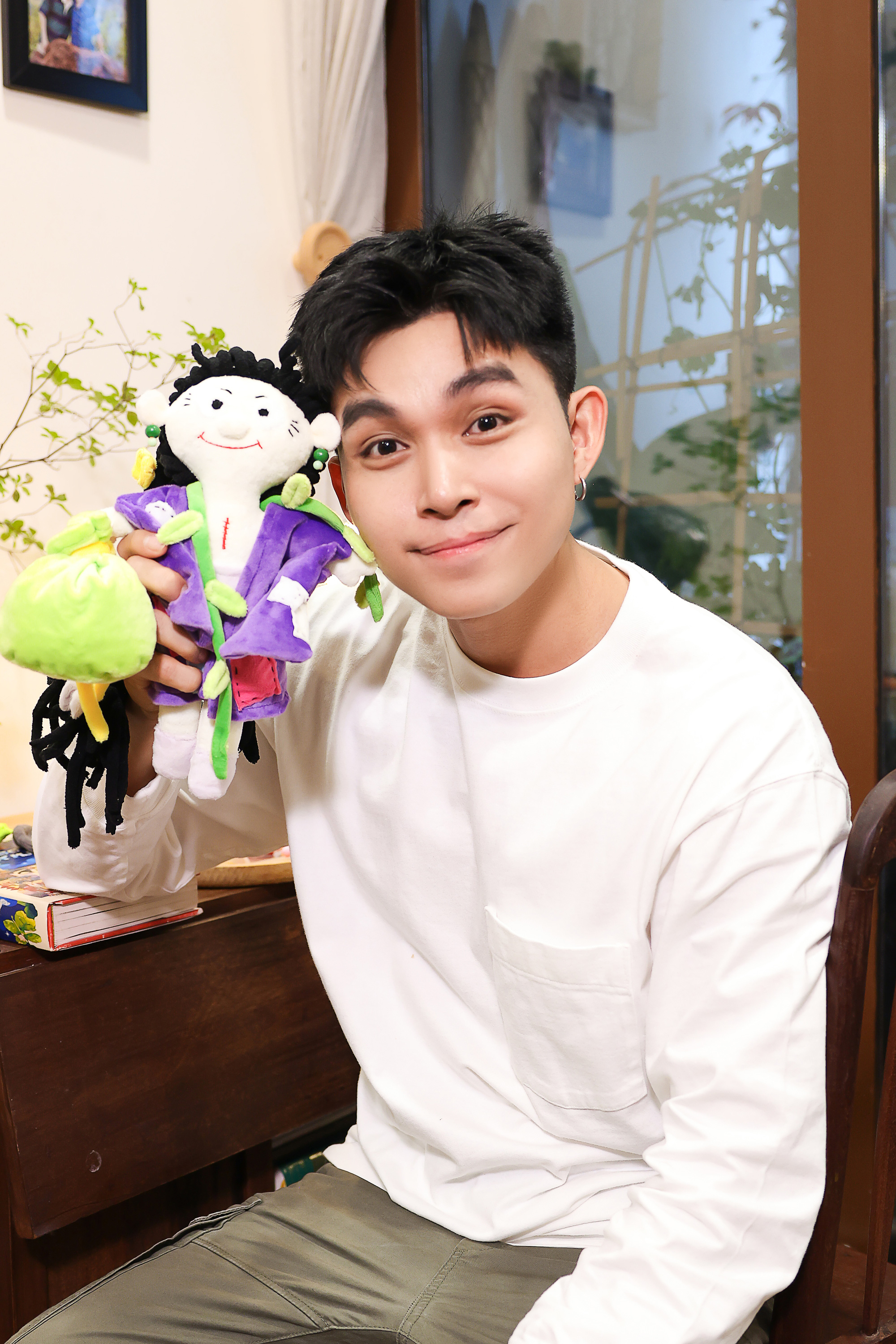 Jun Phạm ra mắt MV 'Xứ sở miên man' vào ngày sinh nhật - Tuổi Trẻ Online