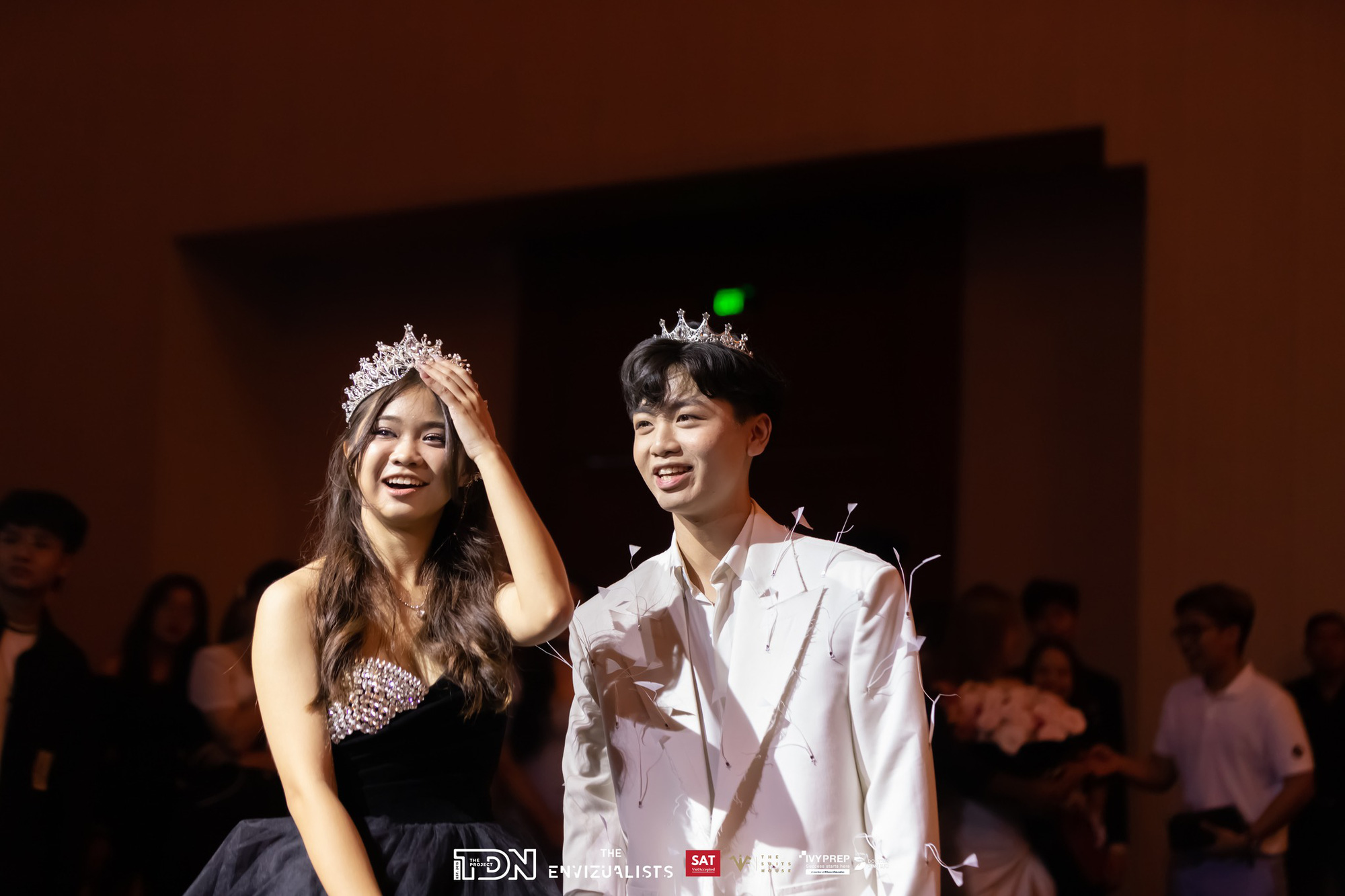 Prom THPT chuyên Trần Đại Nghĩa, lộ diện King và Queen