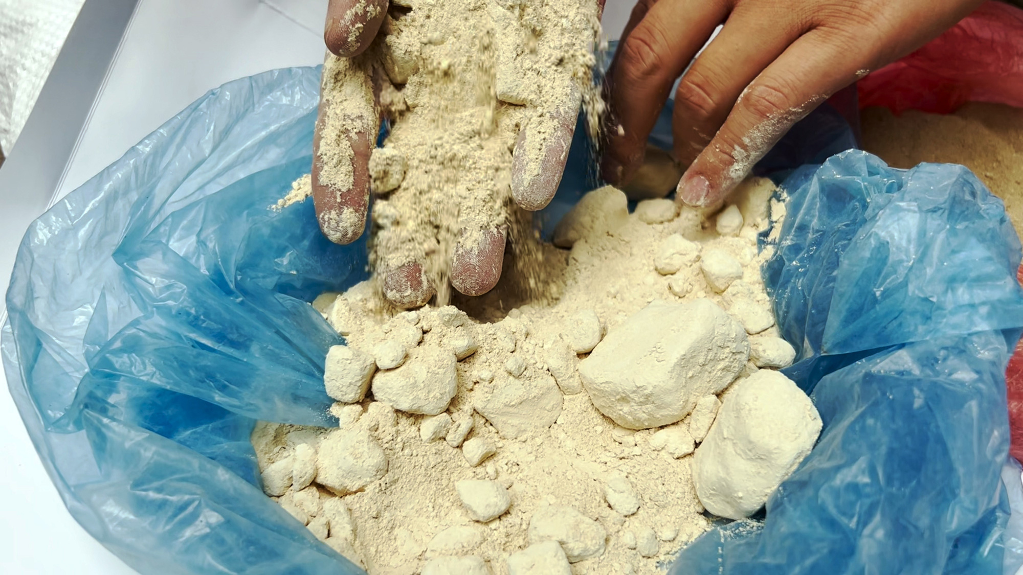 Không thể để 'chảy máu' đất hiếm - Tuổi Trẻ Online