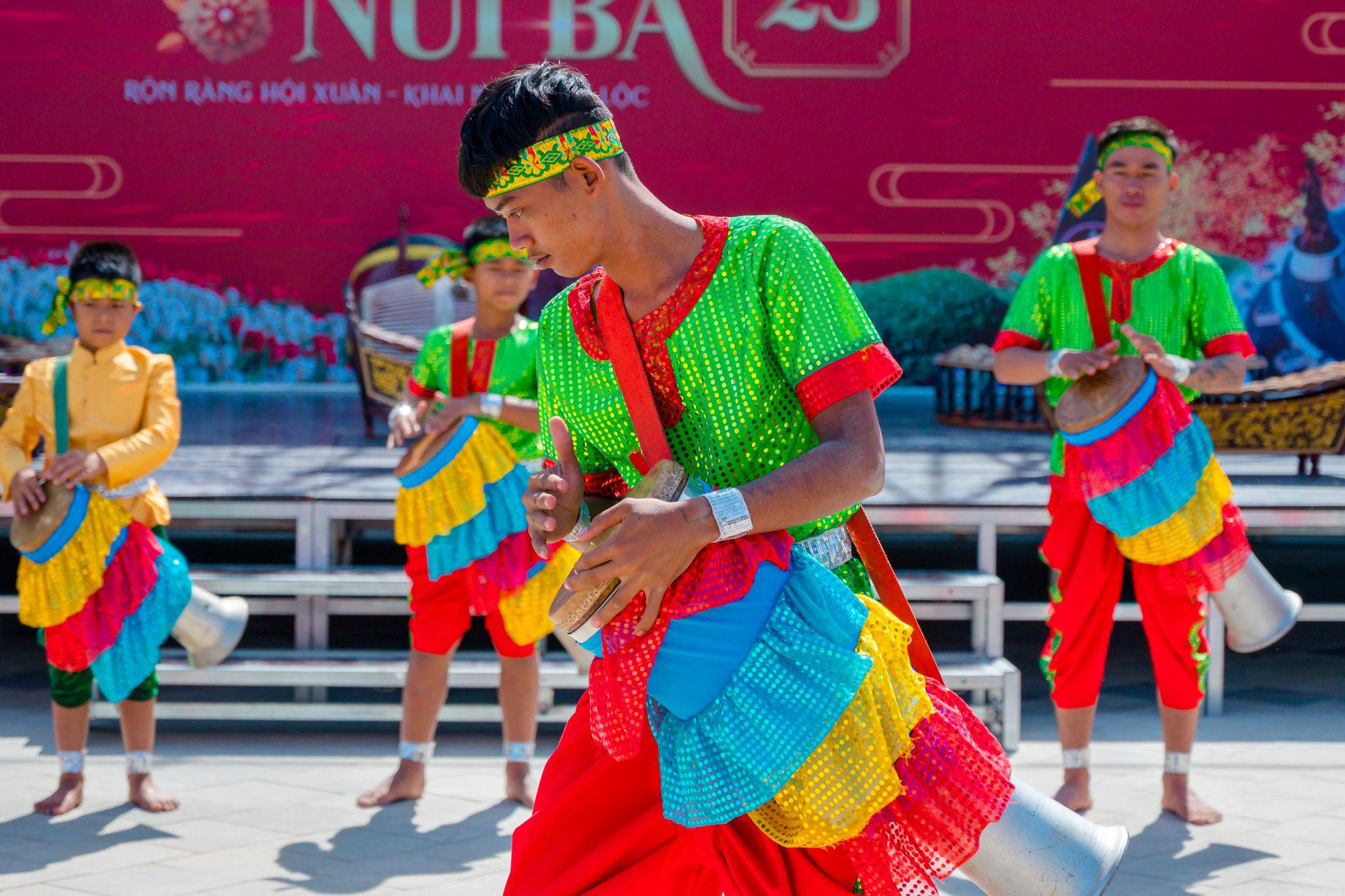 Nhiều lễ hội và hoạt động nghệ thuật sẽ được tổ chức tại núi Bà Đen ...