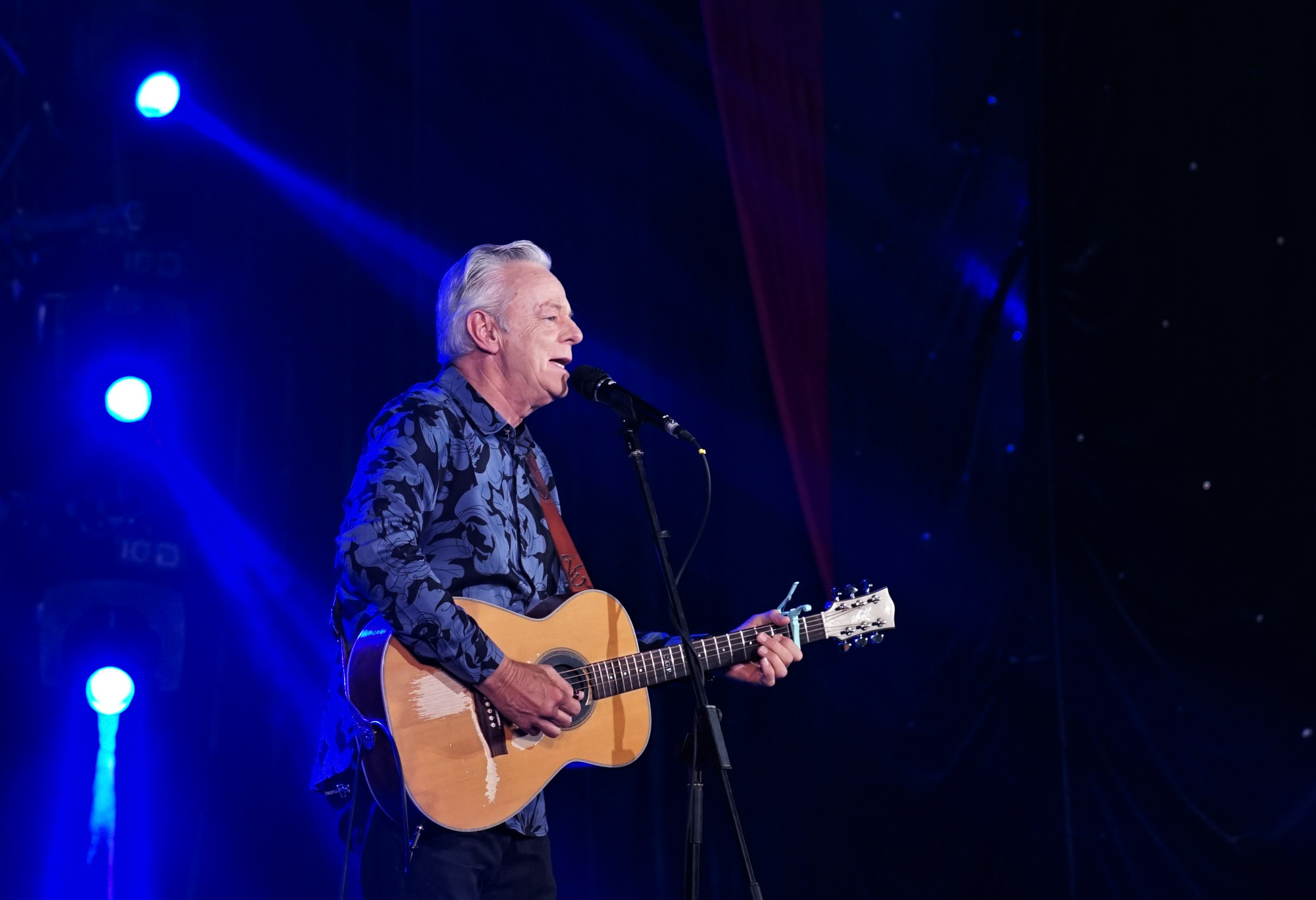 Huyền thoại Tommy Emmanuel và câu chuyện diễn live - Tuổi Trẻ Online
