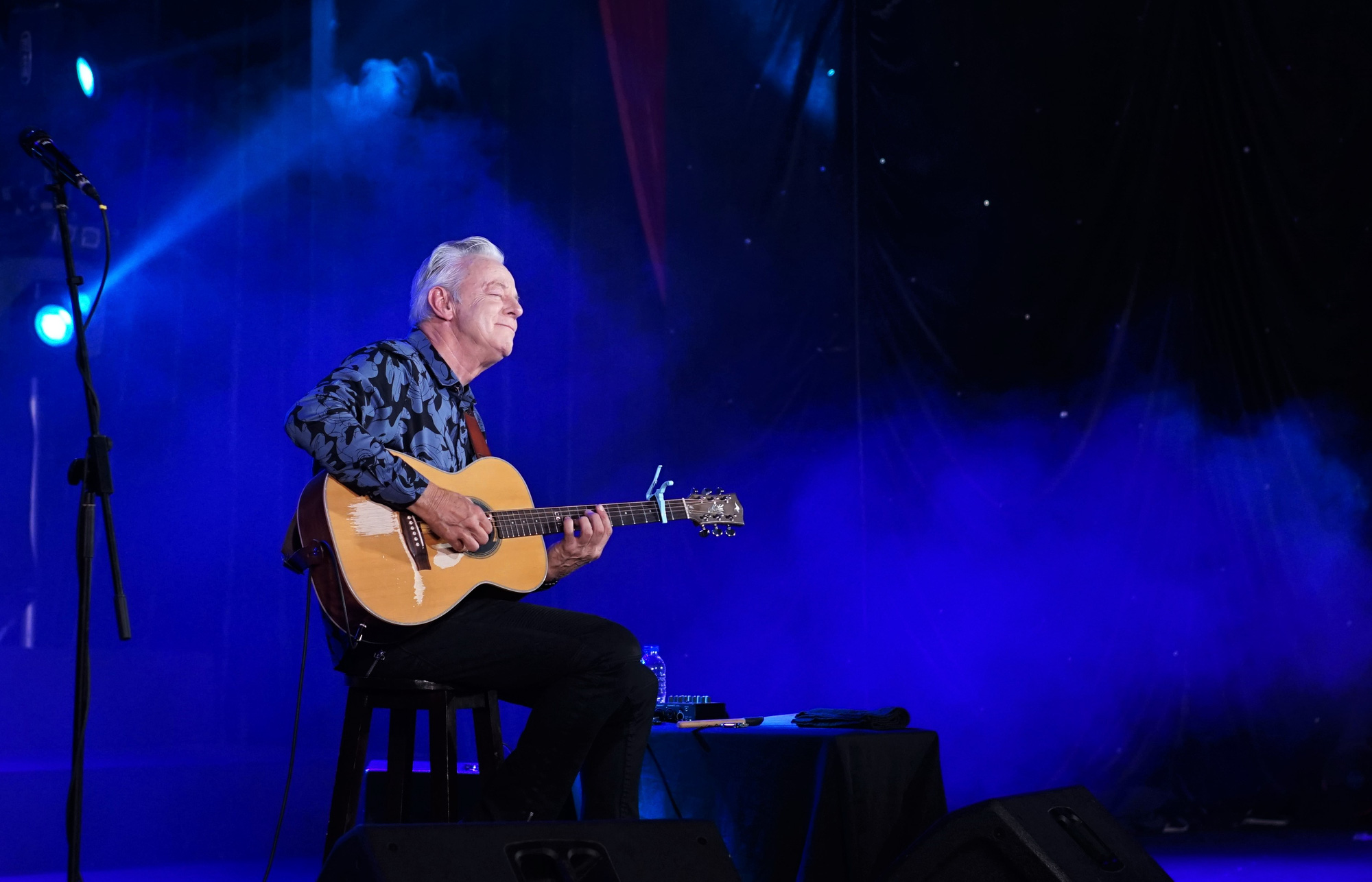 Huyền thoại Tommy Emmanuel và câu chuyện diễn live - Tuổi Trẻ Online