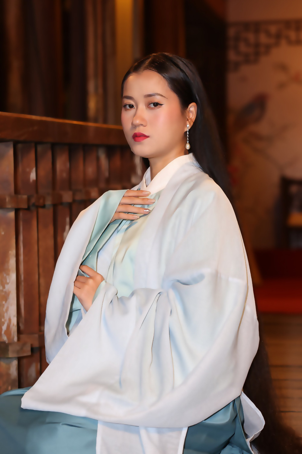 Lâm Vỹ Dạ nhá hàng MV cổ trang, nói gì về việc lấn sân ca hát? - Tuổi ...