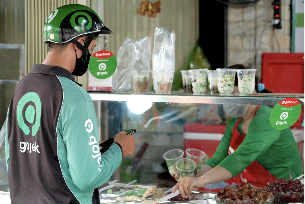 Gojek đưa tính năng đặt đồ ăn trực tuyến GoFood lên MoMo - Tuổi Trẻ Online