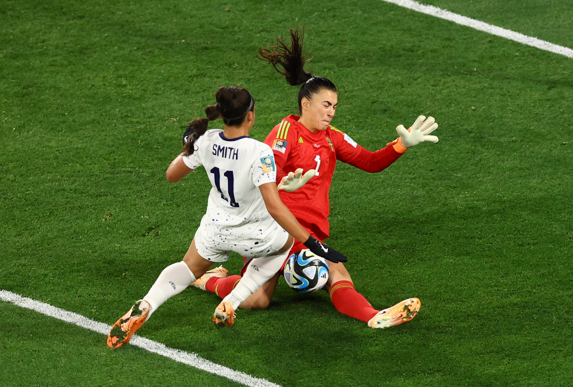 Zecira Musovic - người hùng của tuyển nữ Thụy Điển là ai? - Tuổi Trẻ Online