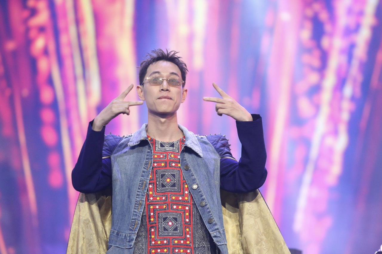 Double2T, Khởi My, ca sĩ nhí hòa mình vào các lễ hội Trung thu trên ...