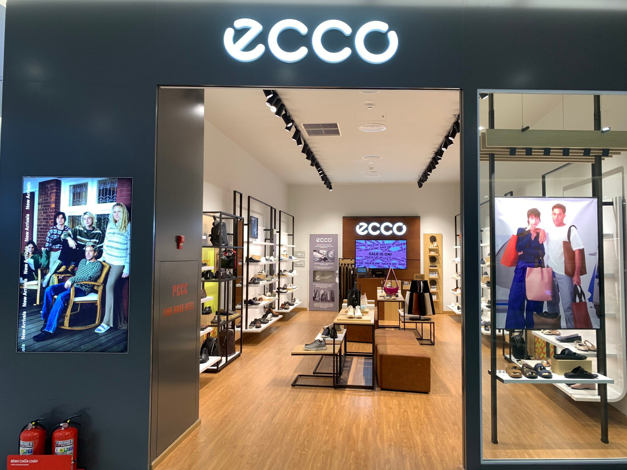 Khám phá cửa hàng ECCO ‘prime concept’ vừa khai trương tại Lotte Mall Tây Hồ - Tuổi Trẻ Online