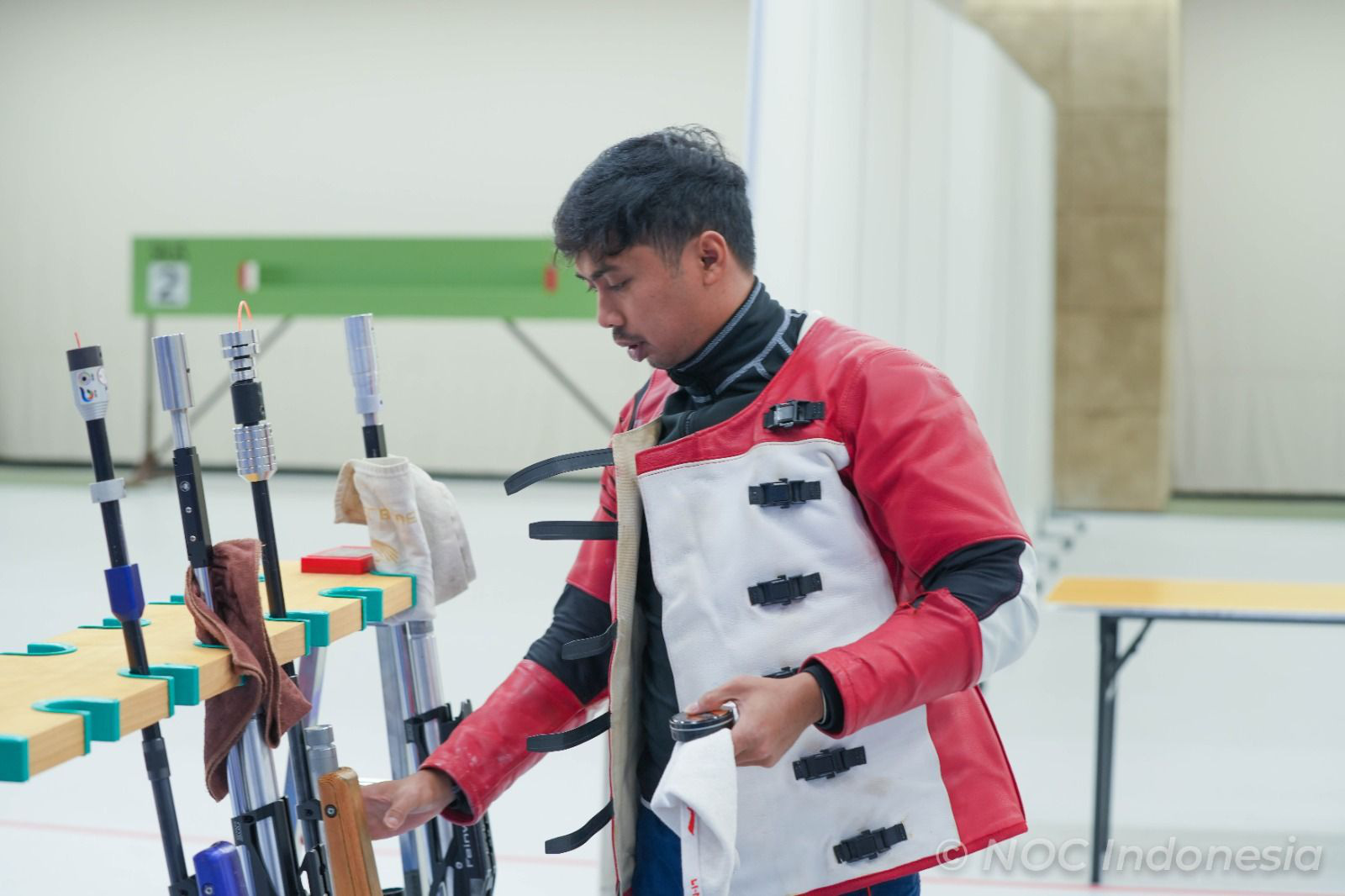 Xạ thủ Dwi Putra: Bỏ bóng đá và làm nên lịch sử ở môn bắn súng - Tuổi ...